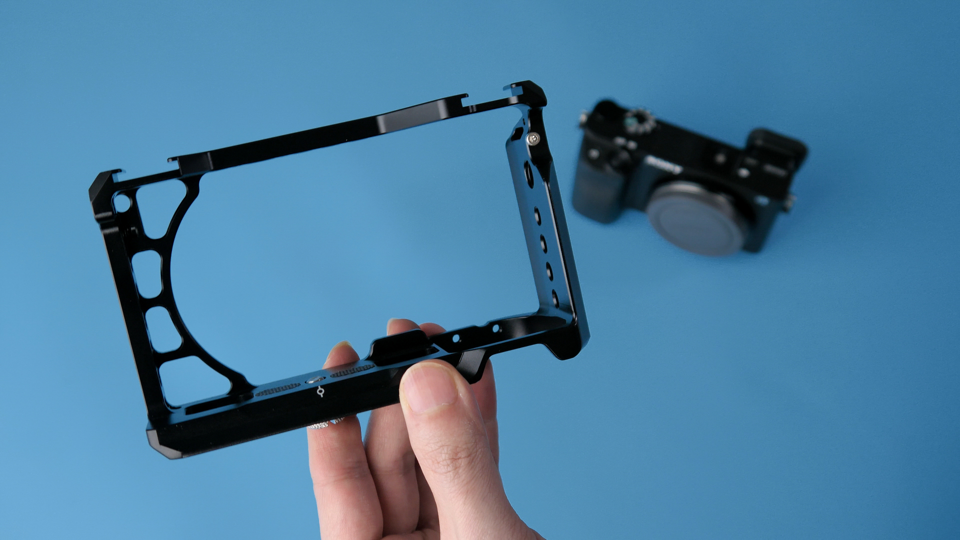 Watch How to Install SMALLRIG Camera Cage for Sony A6400 on Amazon Live