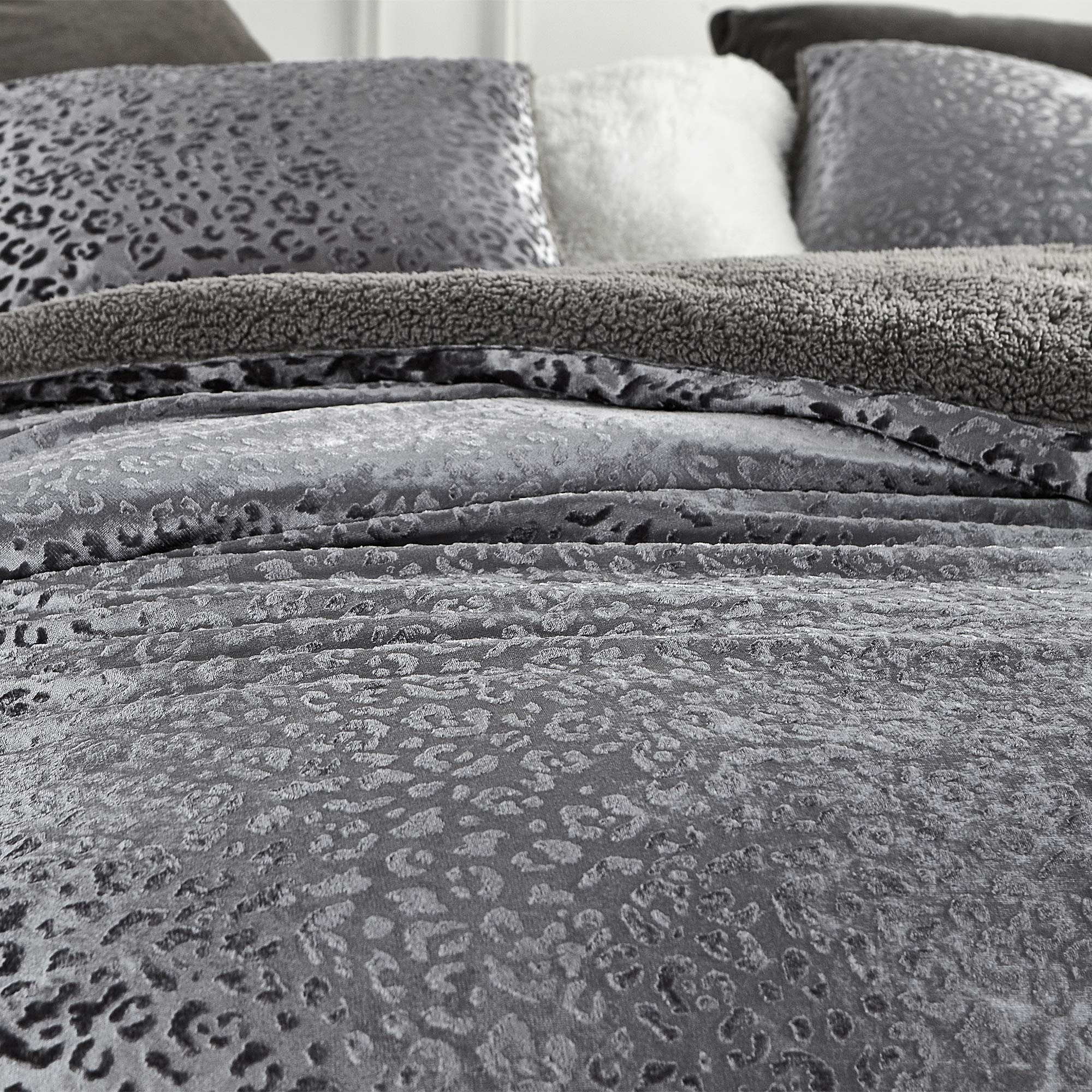 Byourbed Primal Leopard - Coma Inducer Oversized Queen Comforter Set ...