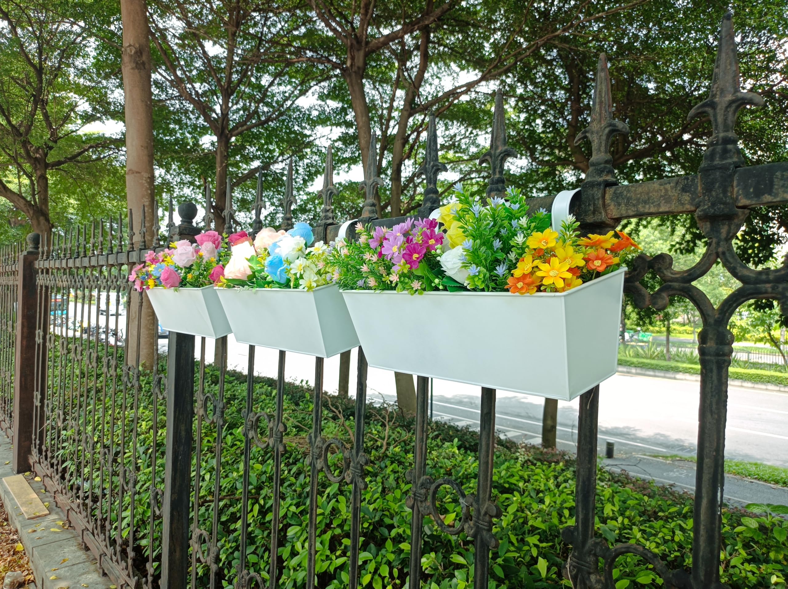 Deck Rail Flower Box Designs 19 Railing Planter Ideas For Small