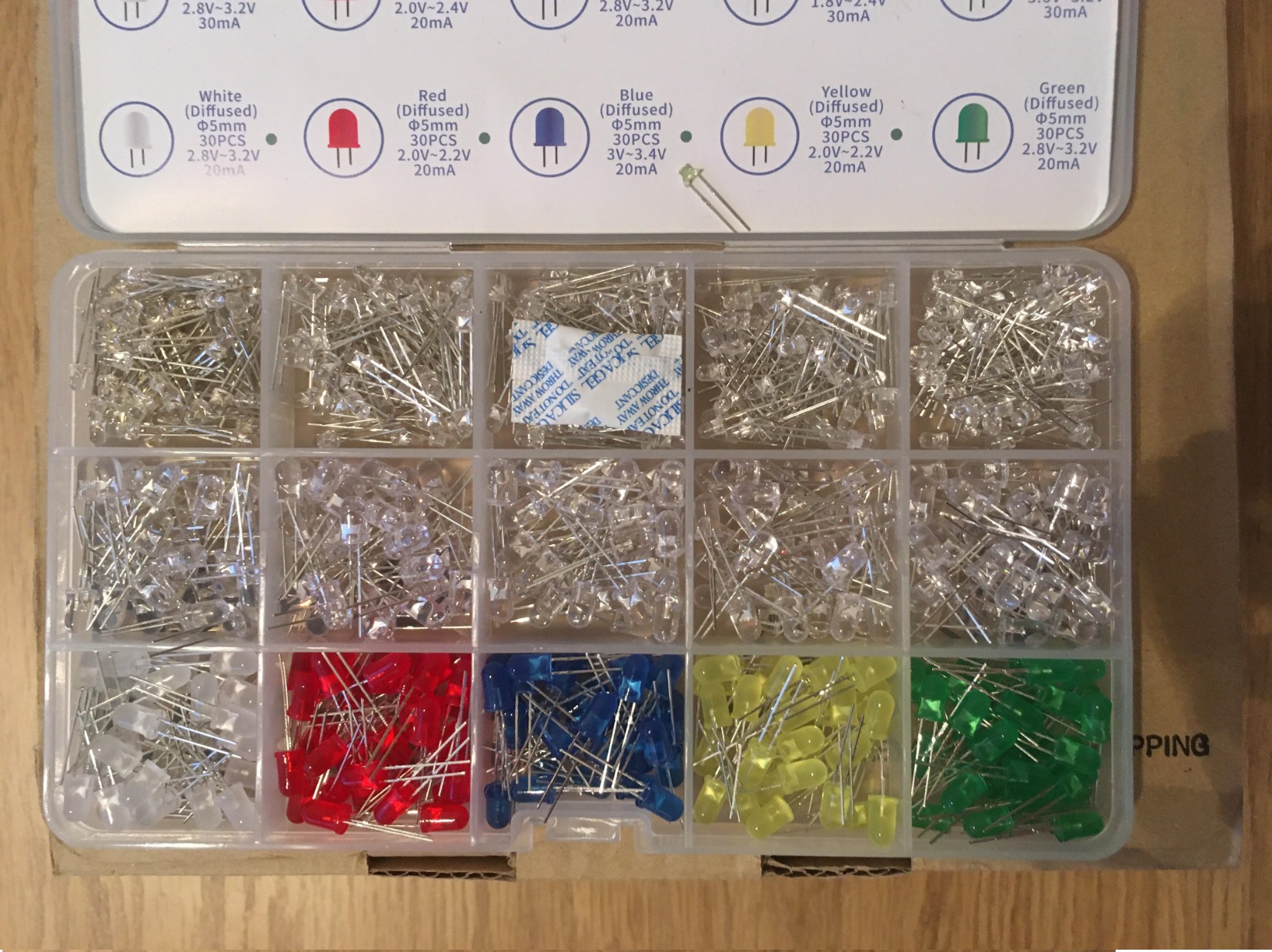 ELEGOO 600pcs Assorted LED Diodes Kit 3mm & 5mm, Diffused and Clear ...