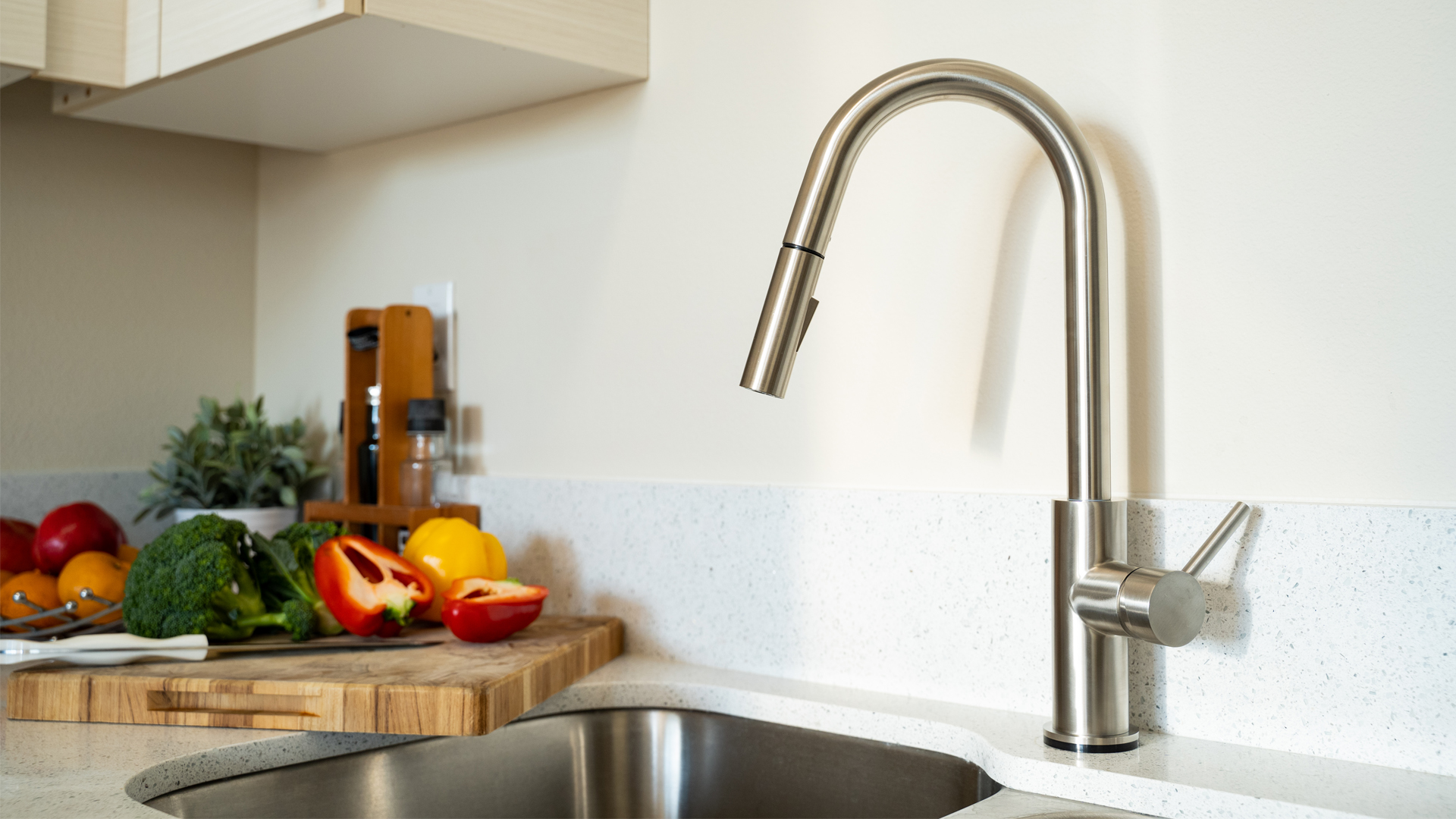 Camper Faucet Dura Faucet RV Pull-Down Kitchen Faucet - Single Handle ...