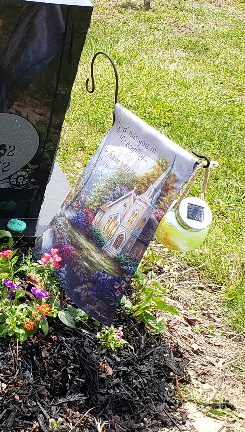 Amazon.com : Carson Home Accents FlagTrends Classic Garden Flag, Risen ...