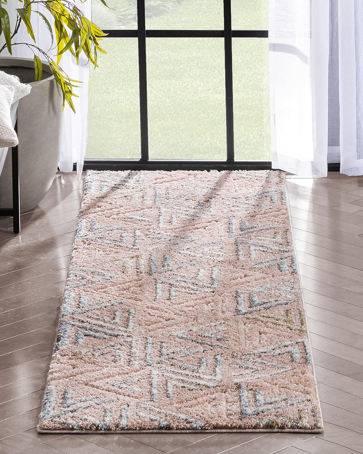 Amazon.com: Well Woven Thanatos Triangles Geometric Modern Shag Blush ...