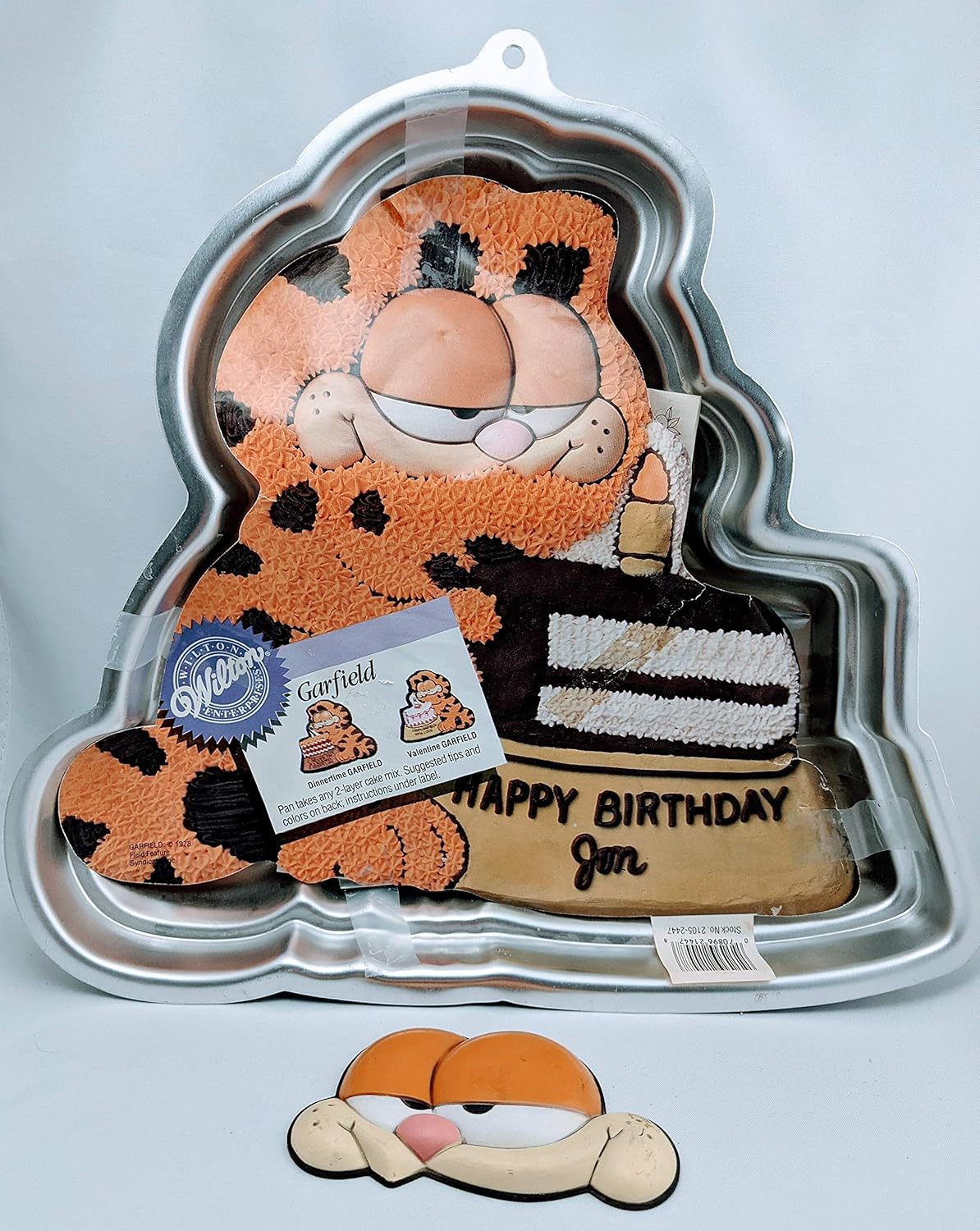 Amazon.com: Wilton Cake Pan: Garfield (2105-2447, 1981): Novelty Cake ...