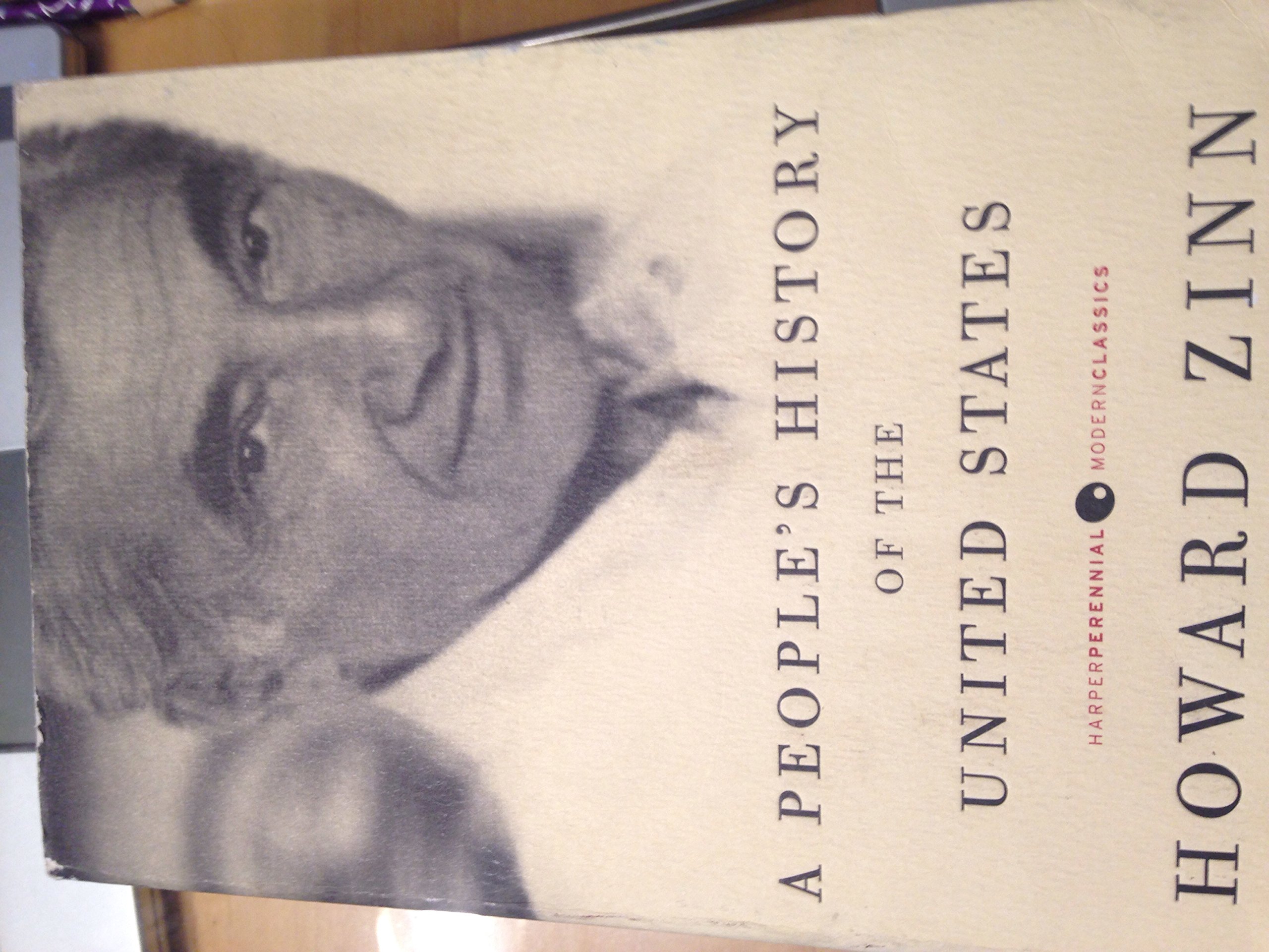 A People's History of the United States: Zinn, Howard: 9780061965586 ...