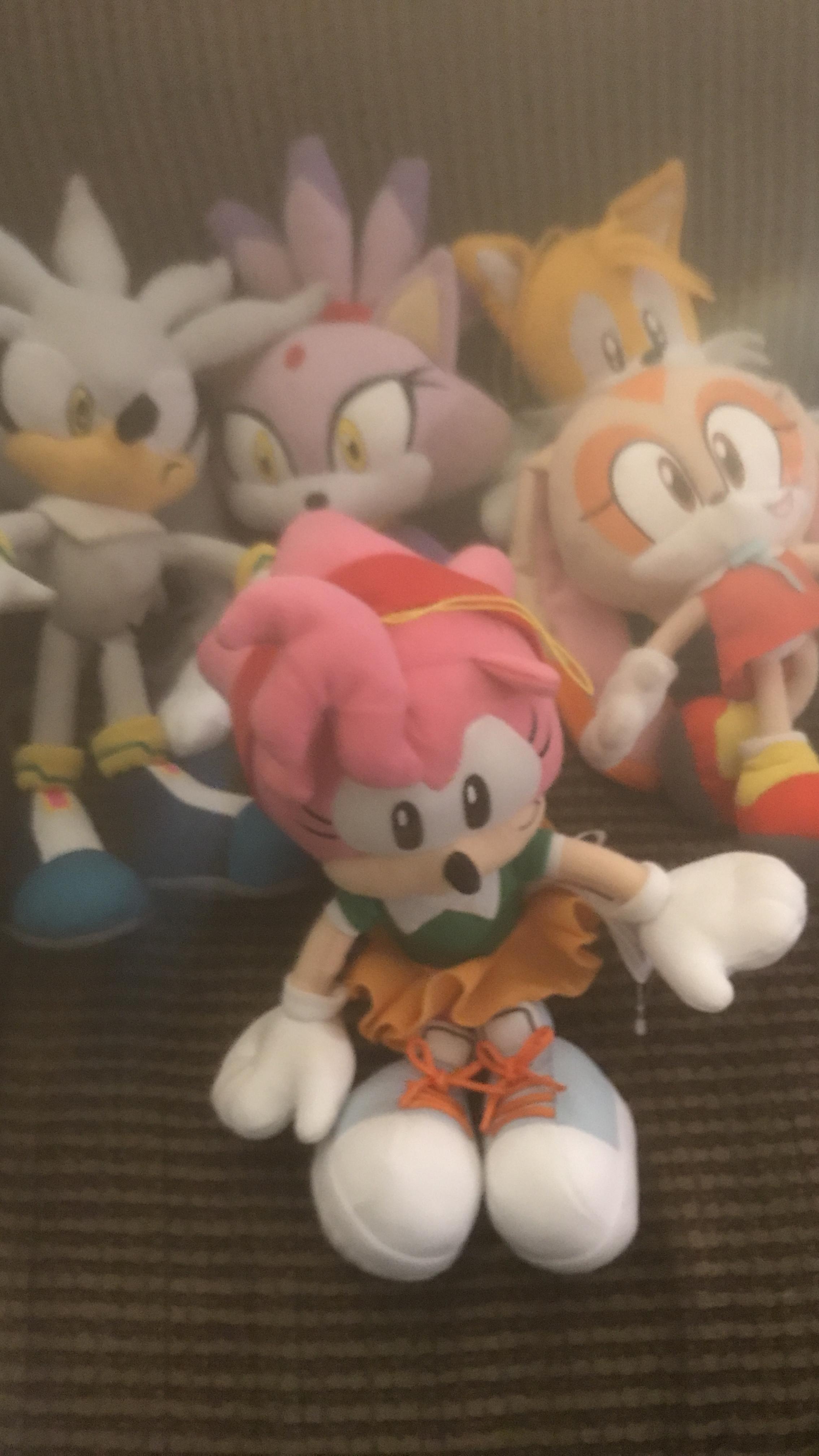 Amazon.com: GE Animation Sonic the Hedgehog: Classic Amy Plush : Toys ...