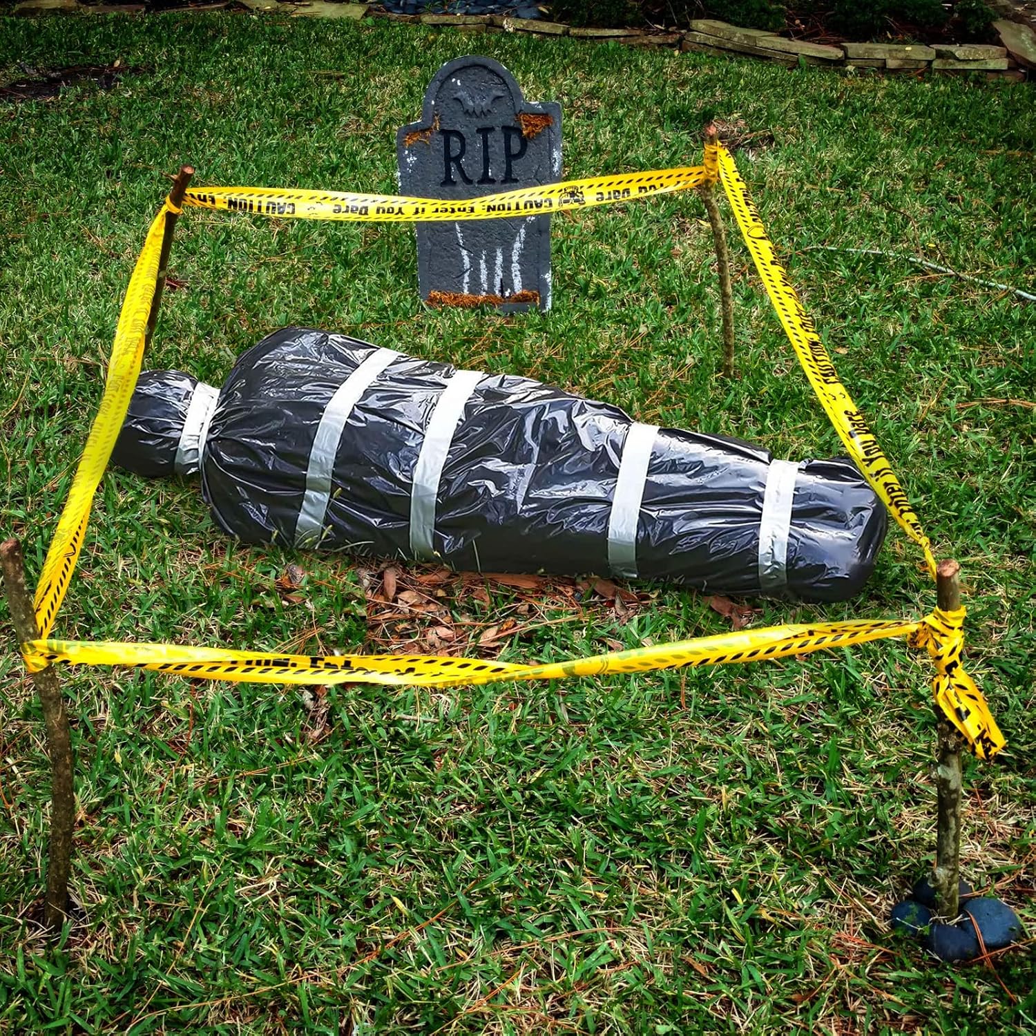 Amazon.com: 2022 New Halloween Decorations Dead Victim Props - Scary ...