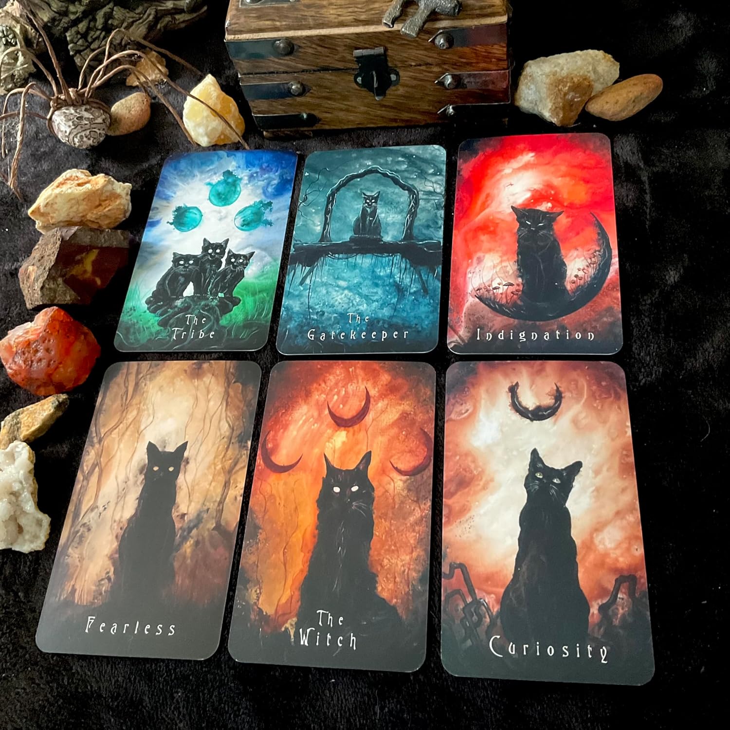 Amazon.com: Shadow Art Finds Fearless Familiar Oracle Deck : Toys & Games