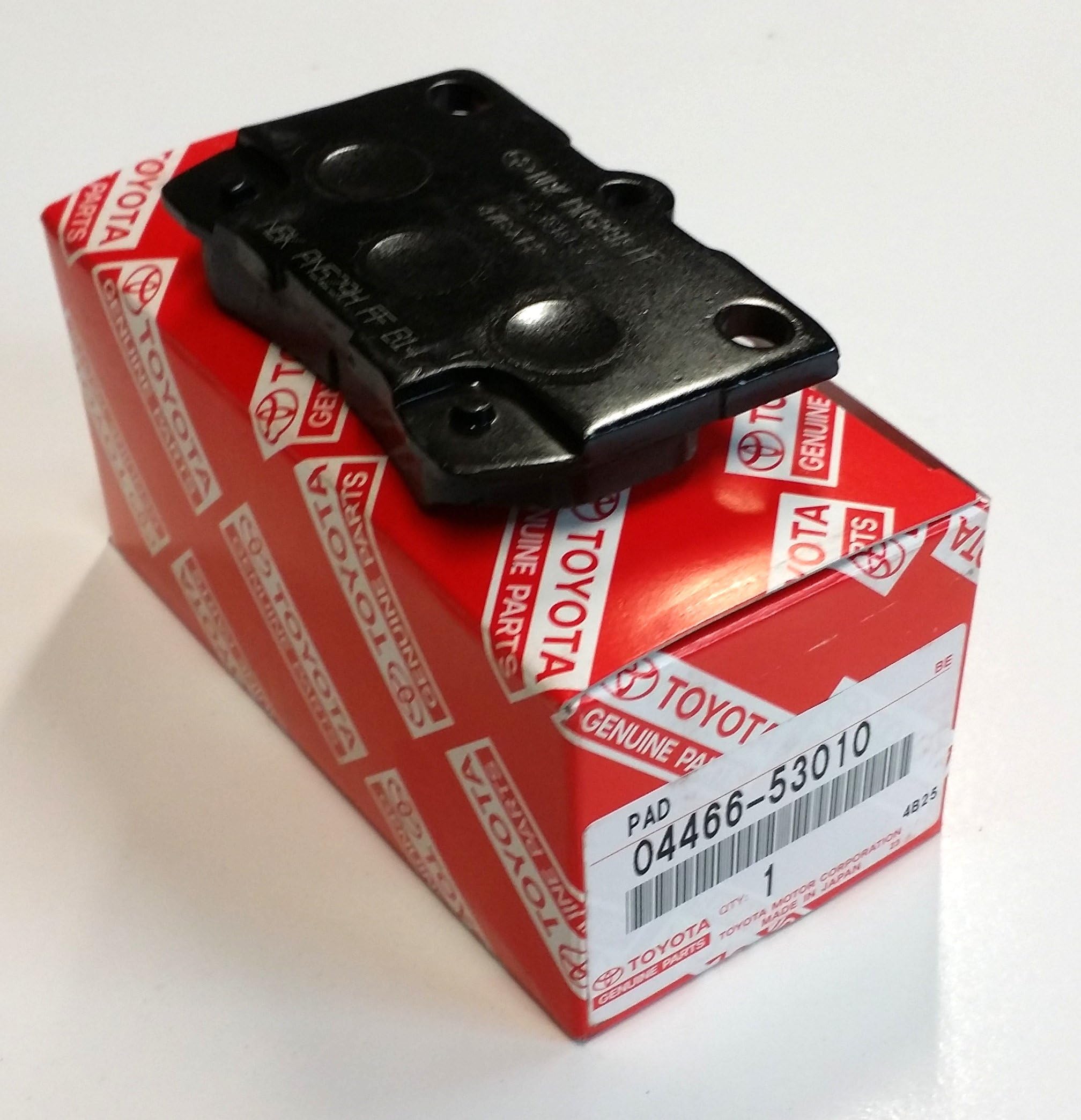 Amazon.com: Toyota Genuine Parts 04466-20090 Rear Brake Pad Set ...