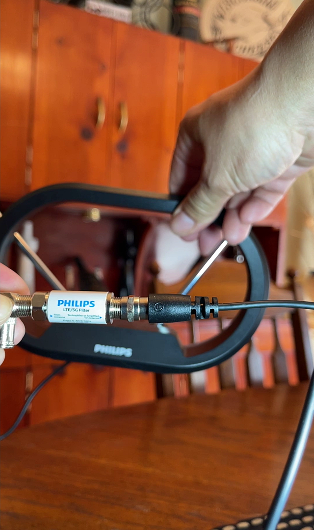 Watch Philips LTE Filter for TV Antenna Clear 4G 5G Signal Review on ...