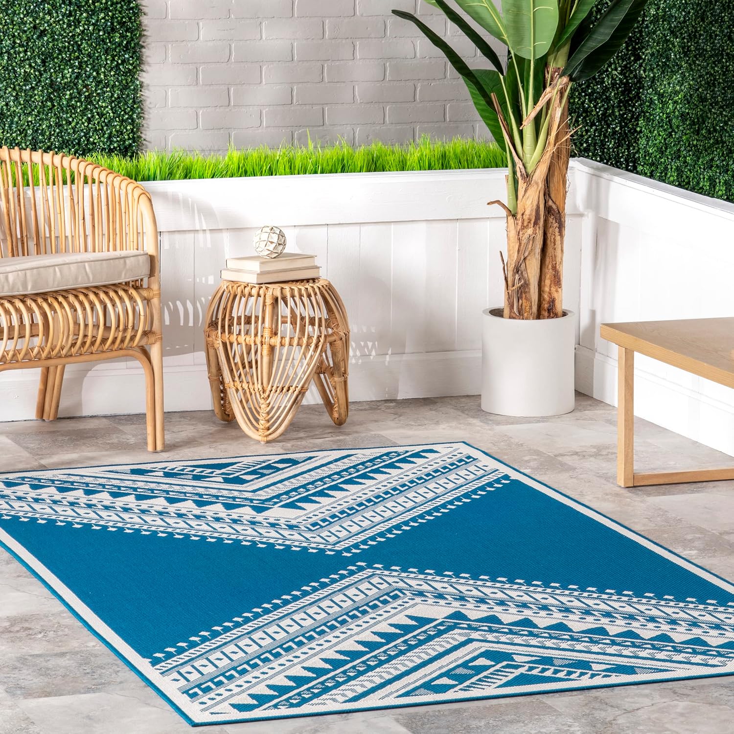Amazon.com: nuLOOM Landry Aztec Indoor/Outdoor Area Rug, 5x8, Teal ...