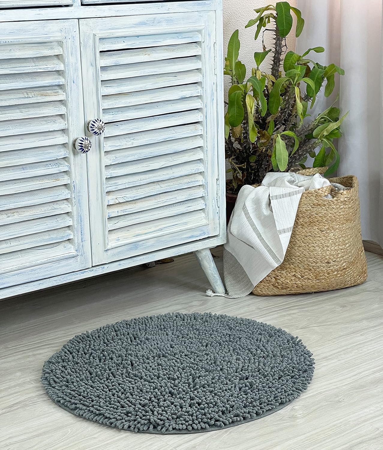 Amazon.com: Chardin home Grey Round Bath Mat | 2 feet Boho Bathroom Rug ...