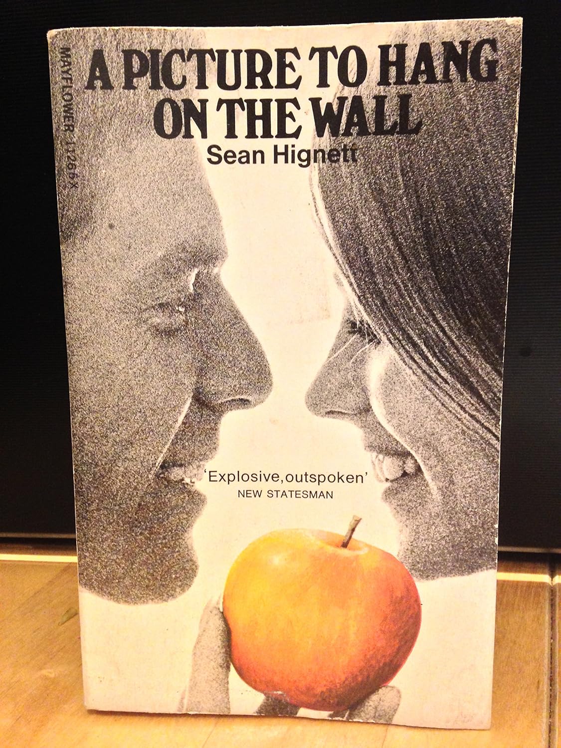 Picture to Hand on the Wall: Sean Hignett: 9780583112659: Amazon.com: Books