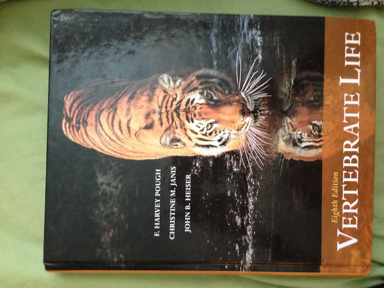 Amazon.com: Vertebrate Life (8th Edition): 9780321545763: Pough, F ...