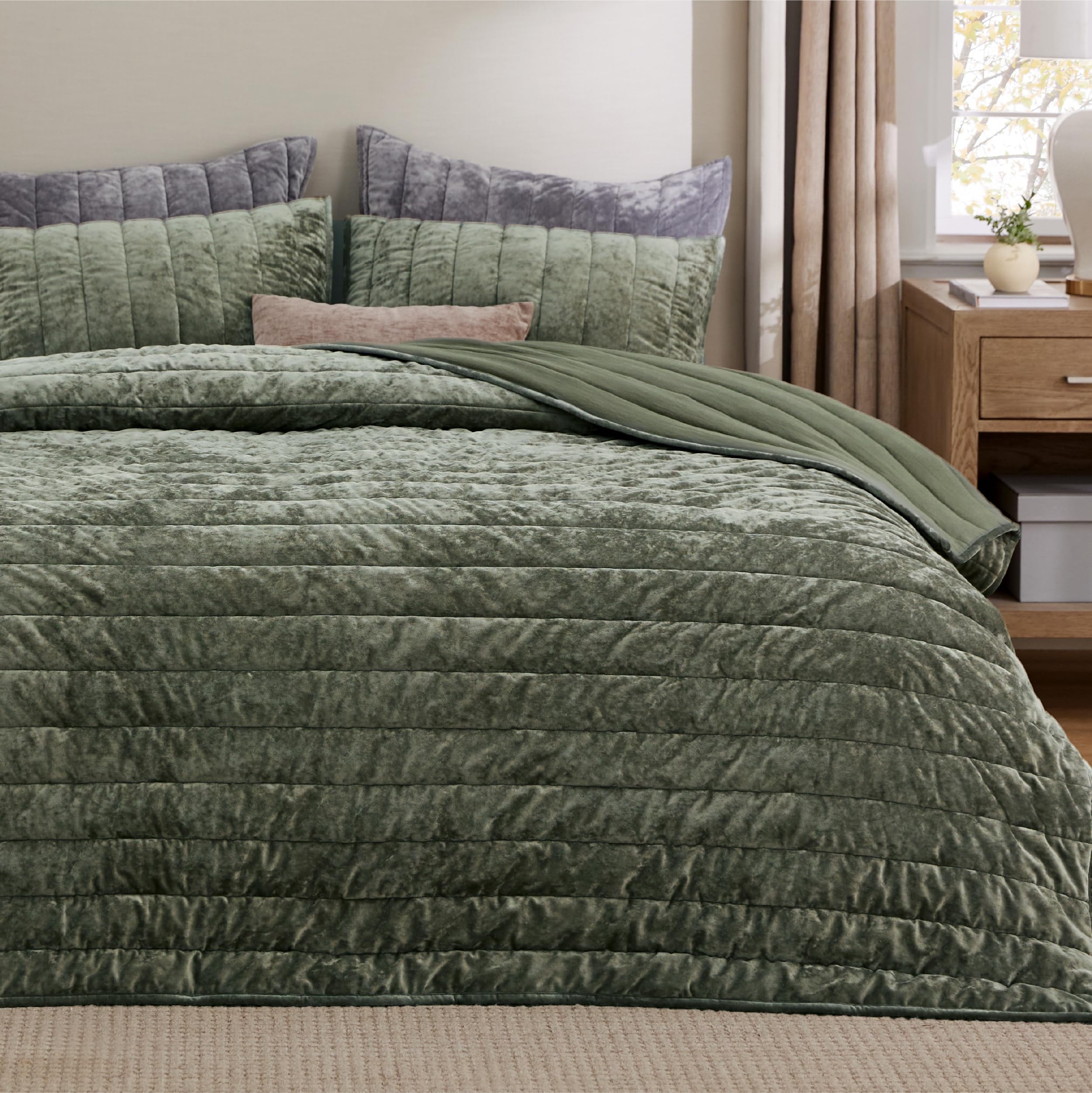 Amazon.com: EVERGRACE Luxury Ruched Velvet Quilt King Size, Ultra Soft ...