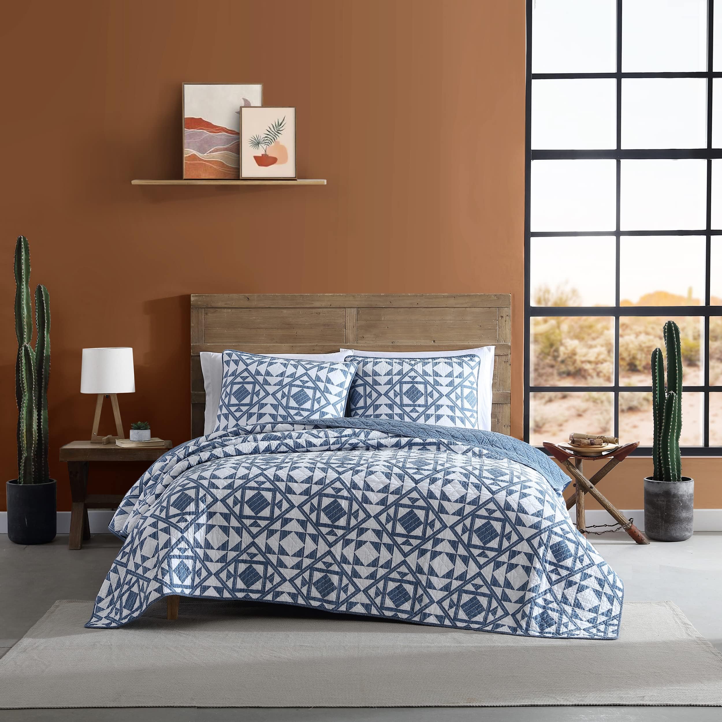 Amazon.com: Wrangler - Queen Quilt Set, Breathable Cotton Bedding with ...