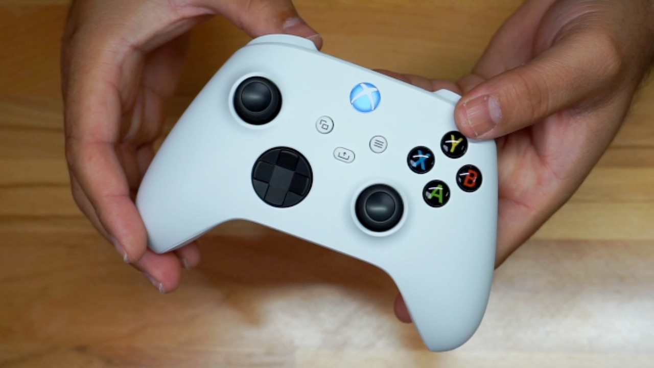 Watch Xbox Core Wireless Controller Robot White on Amazon Live