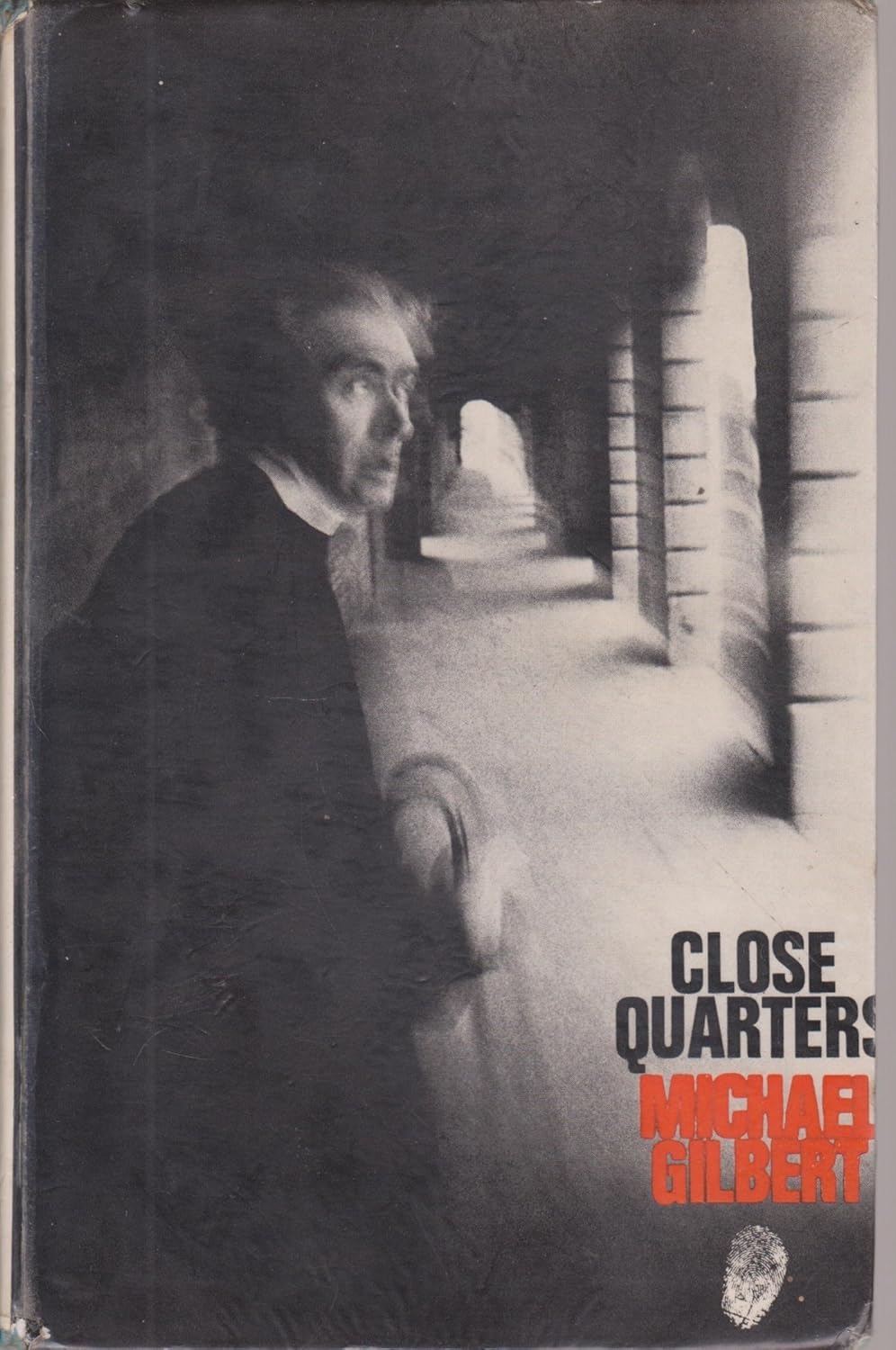 Close Quarters (Fingerprint Books): Gilbert, Michael: 9780241021156 ...