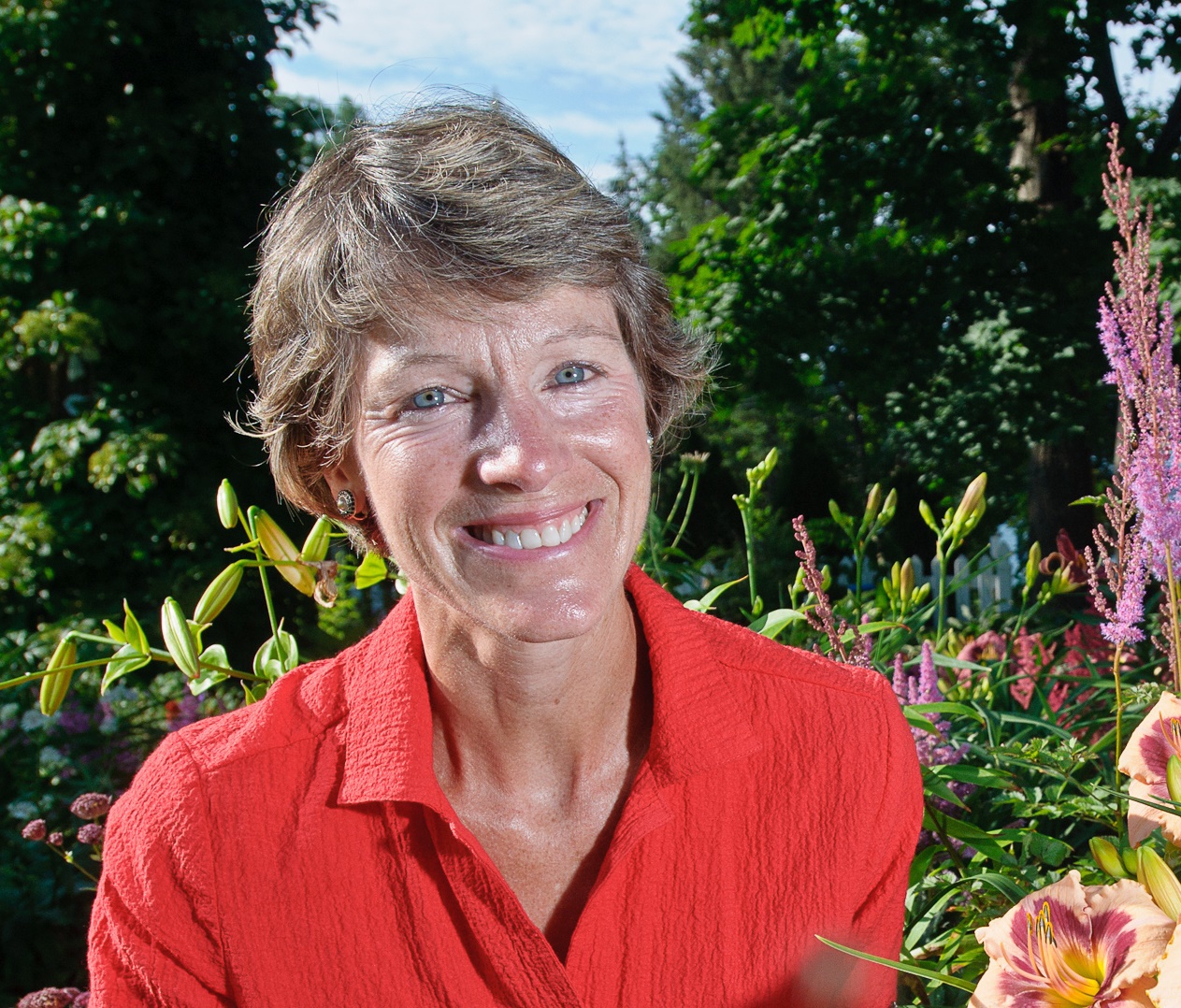 The Right-Size Flower Garden: Simplify Your Outdoor Space with Smart ...