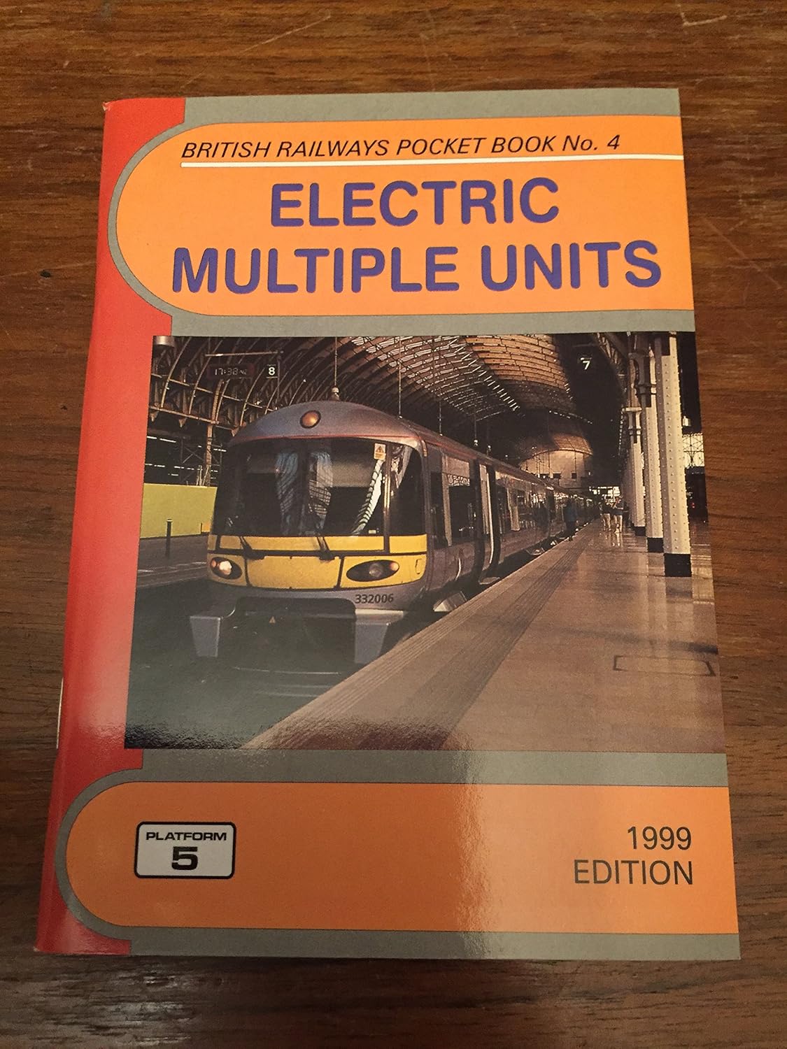 ELECTRIC MULTIPLE UNITS: Neil Webster, Peter Fox: Amazon.com: Books