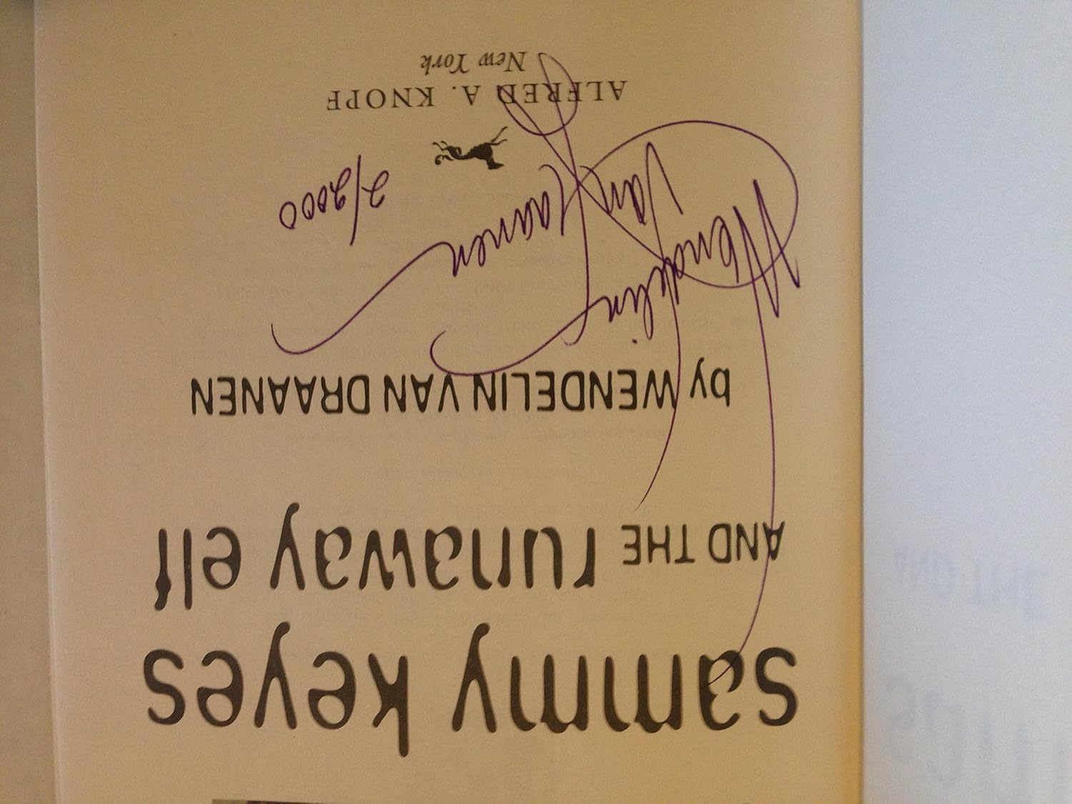 Sammy Keyes and the Runaway Elf: Van Draanen, Wendelin: 9780679888543 ...