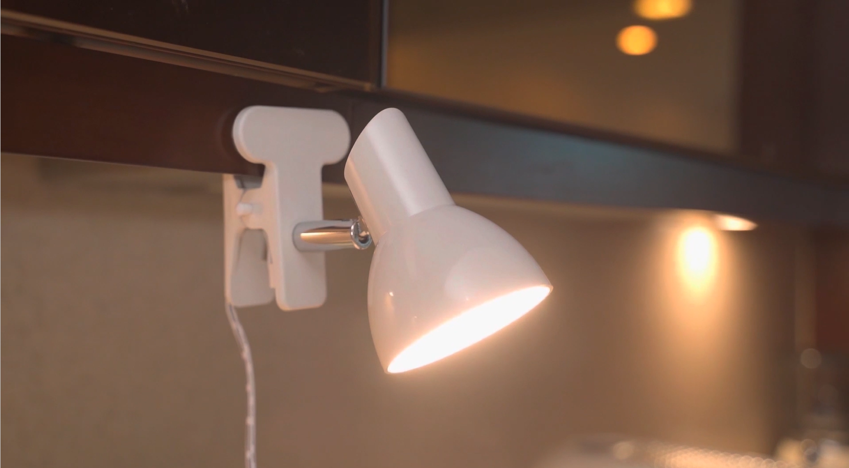 Watch Super Bright Reading Light Illumination Powerful Lamp on Amazon Live