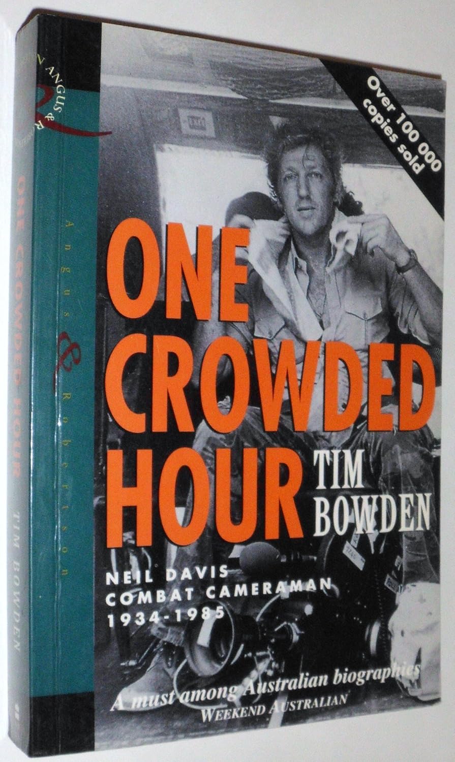 One Crowded Hour New Edition: Bowden, Tim: 9780207187636: Amazon.com: Books