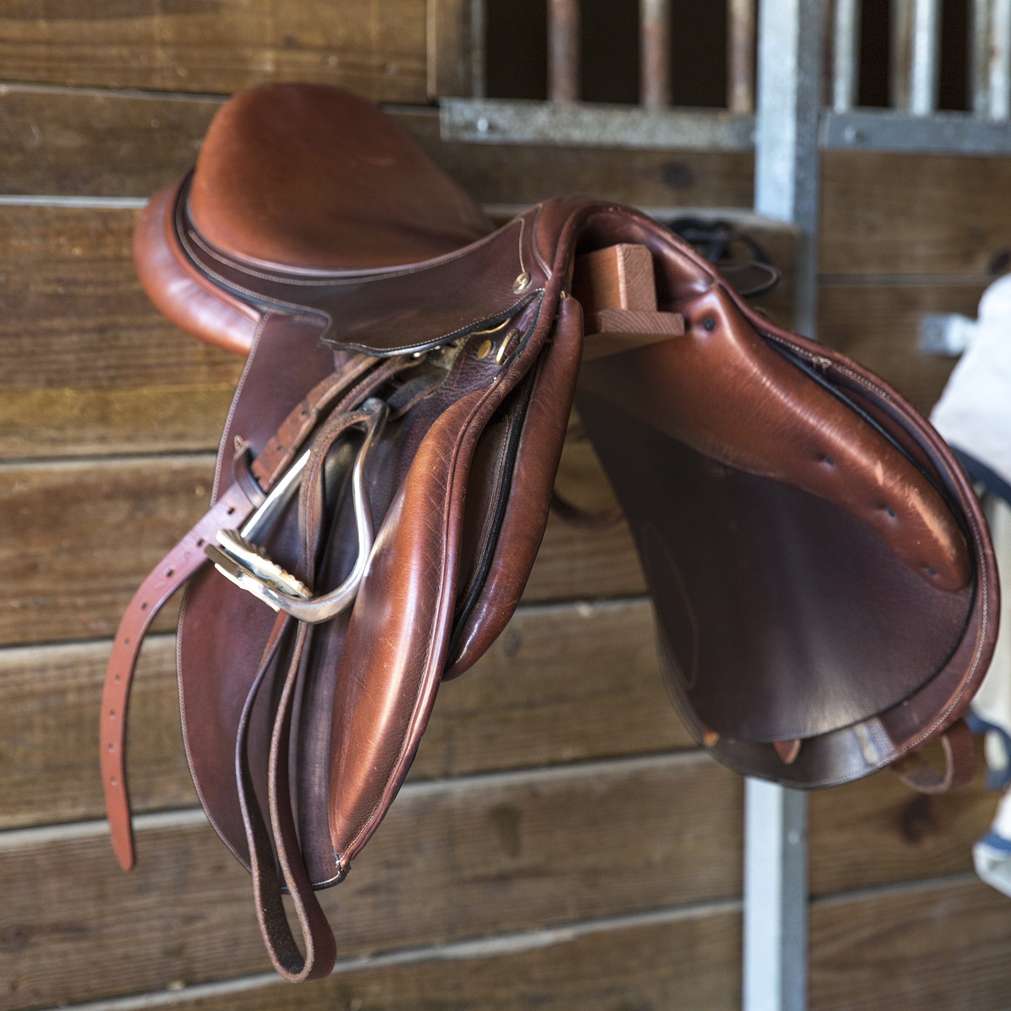 Snapklik.com : Intrepid International Portable Wooden Saddle Rack Wall ...