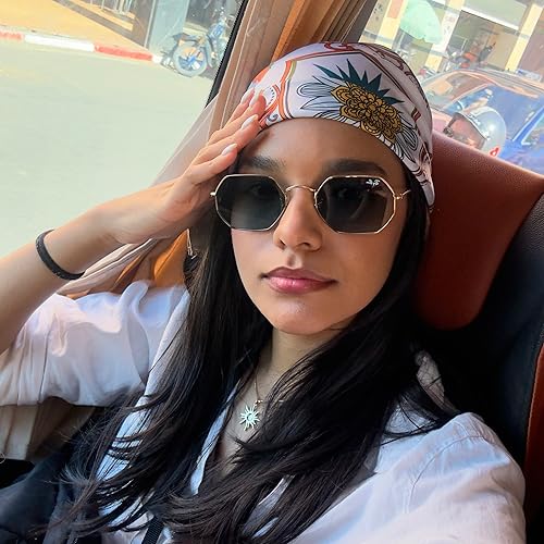 Betty hoyos's Amazon Page