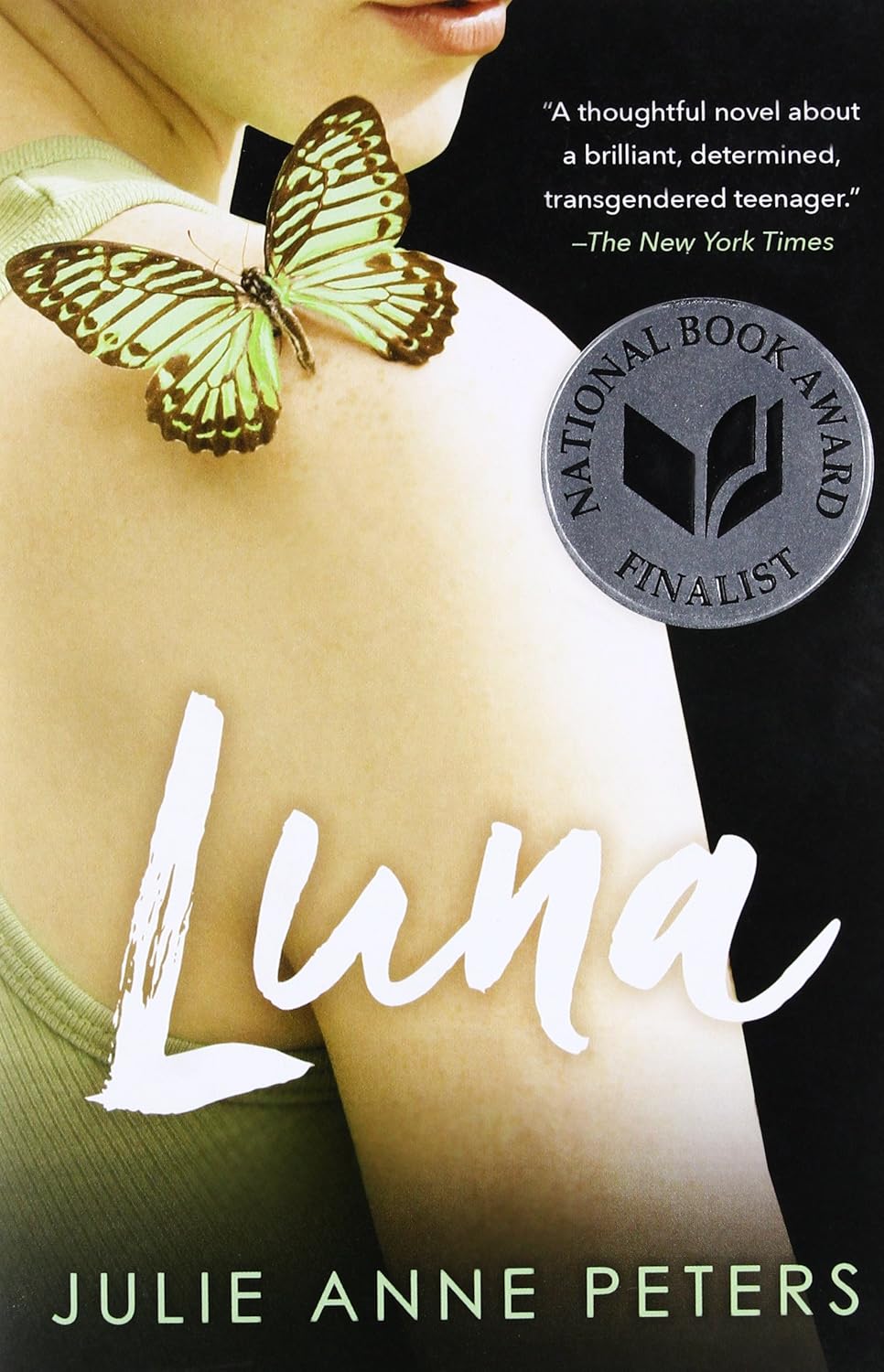 Amazon.com: Luna (National Book Award Finalist): 9780316011273: Peters ...