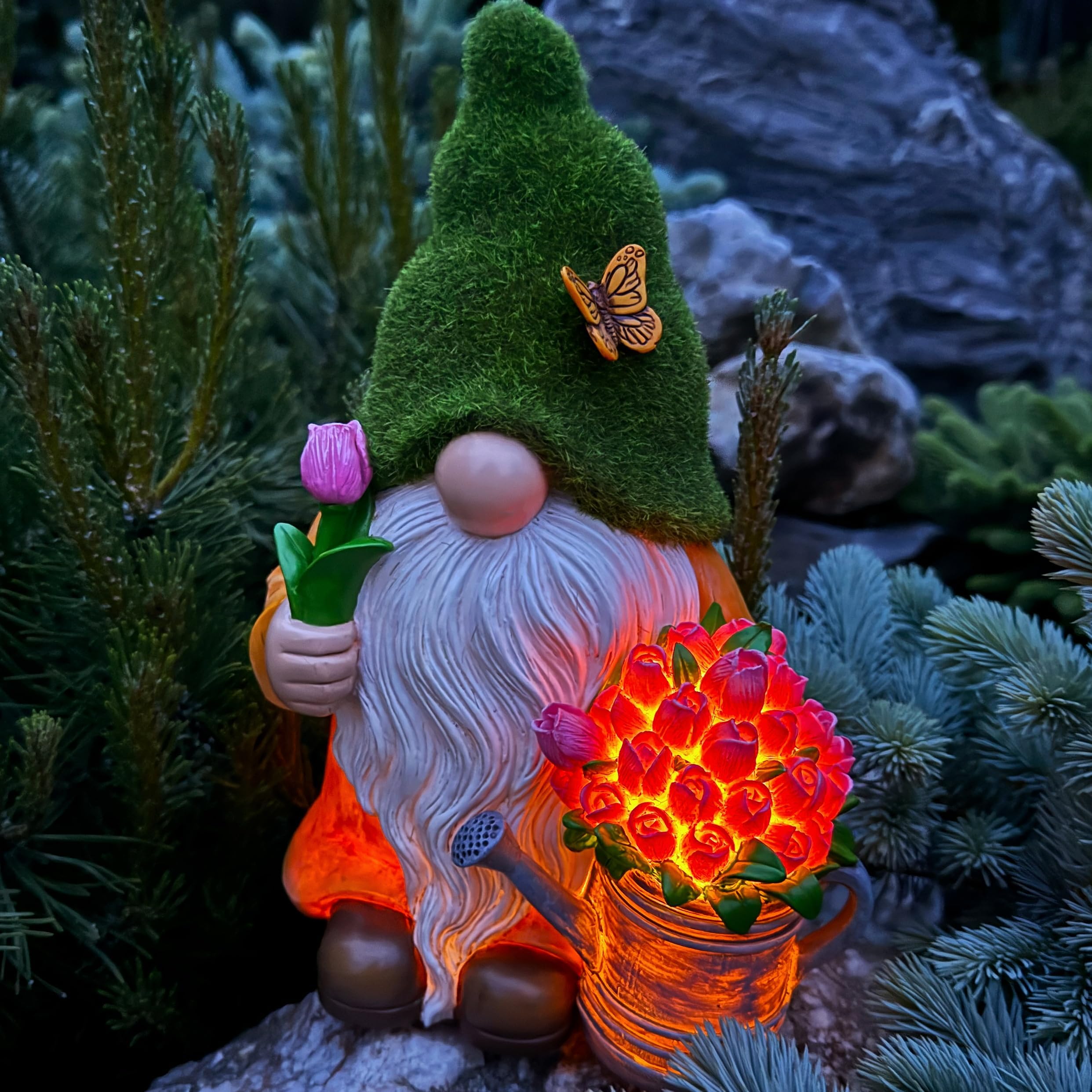 Amazon.com: Mood Lab Garden Gnome - Solar Sunflower & Bee Gnome ...