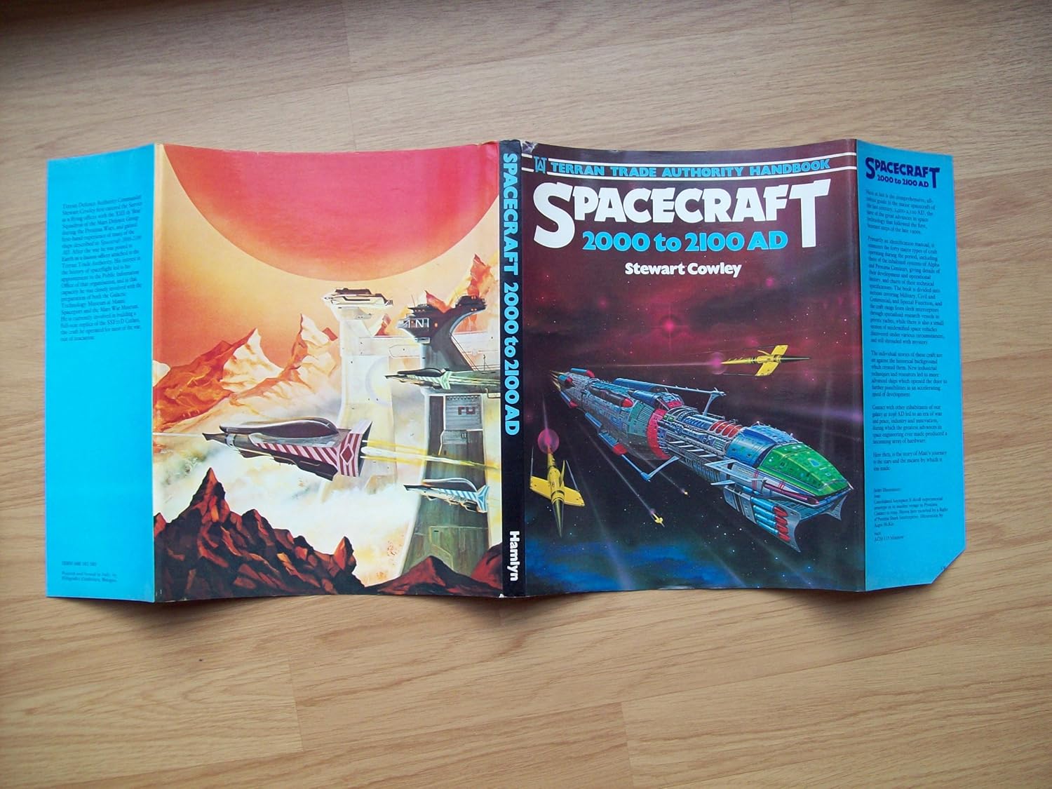 Spacecraft, 2000 to 2100 AD: Terran Trade Authority handbook: Cowley ...