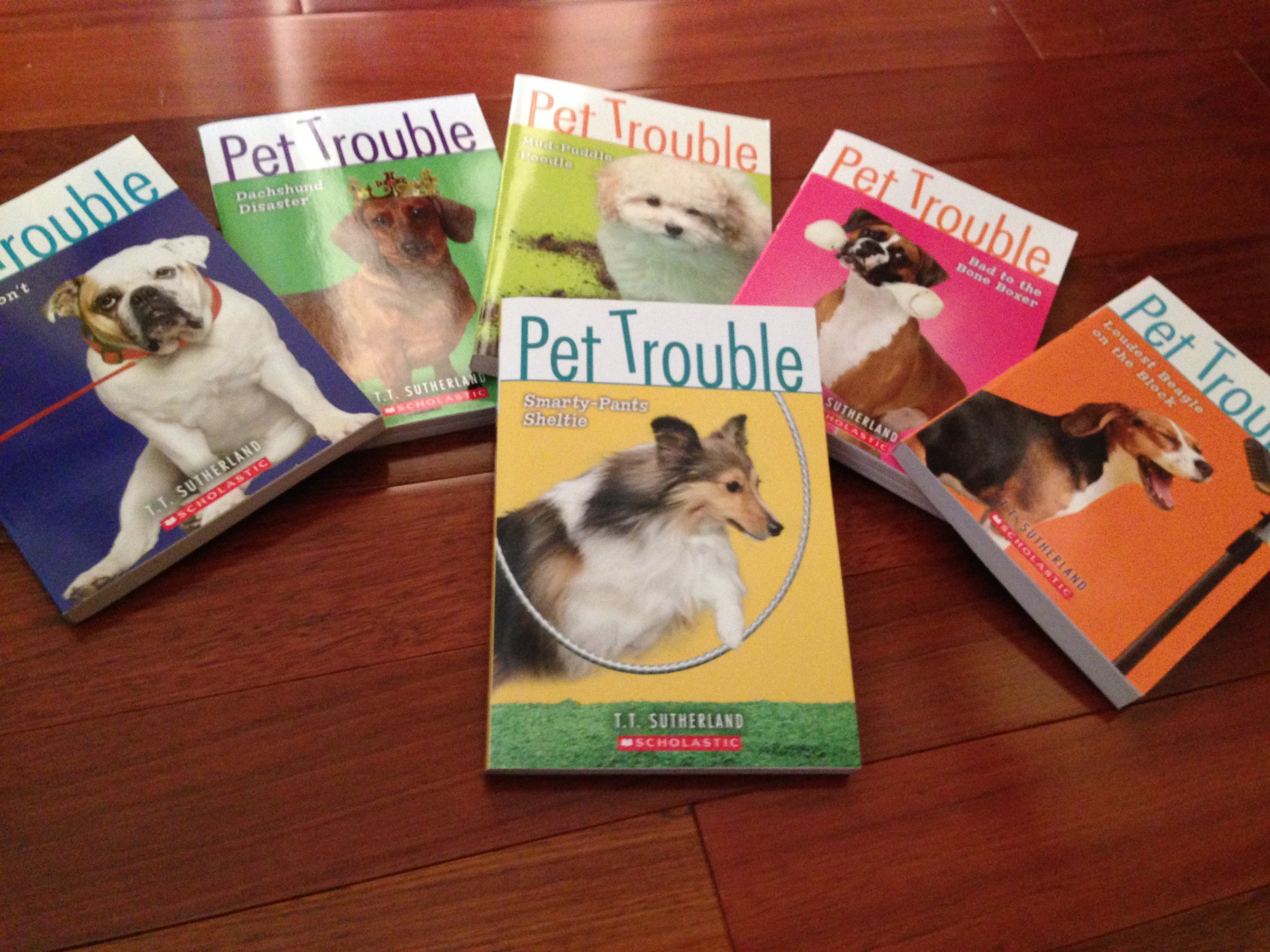 Pet Trouble #2: Loudest Beagle On the Block: Sutherland, Tui T ...