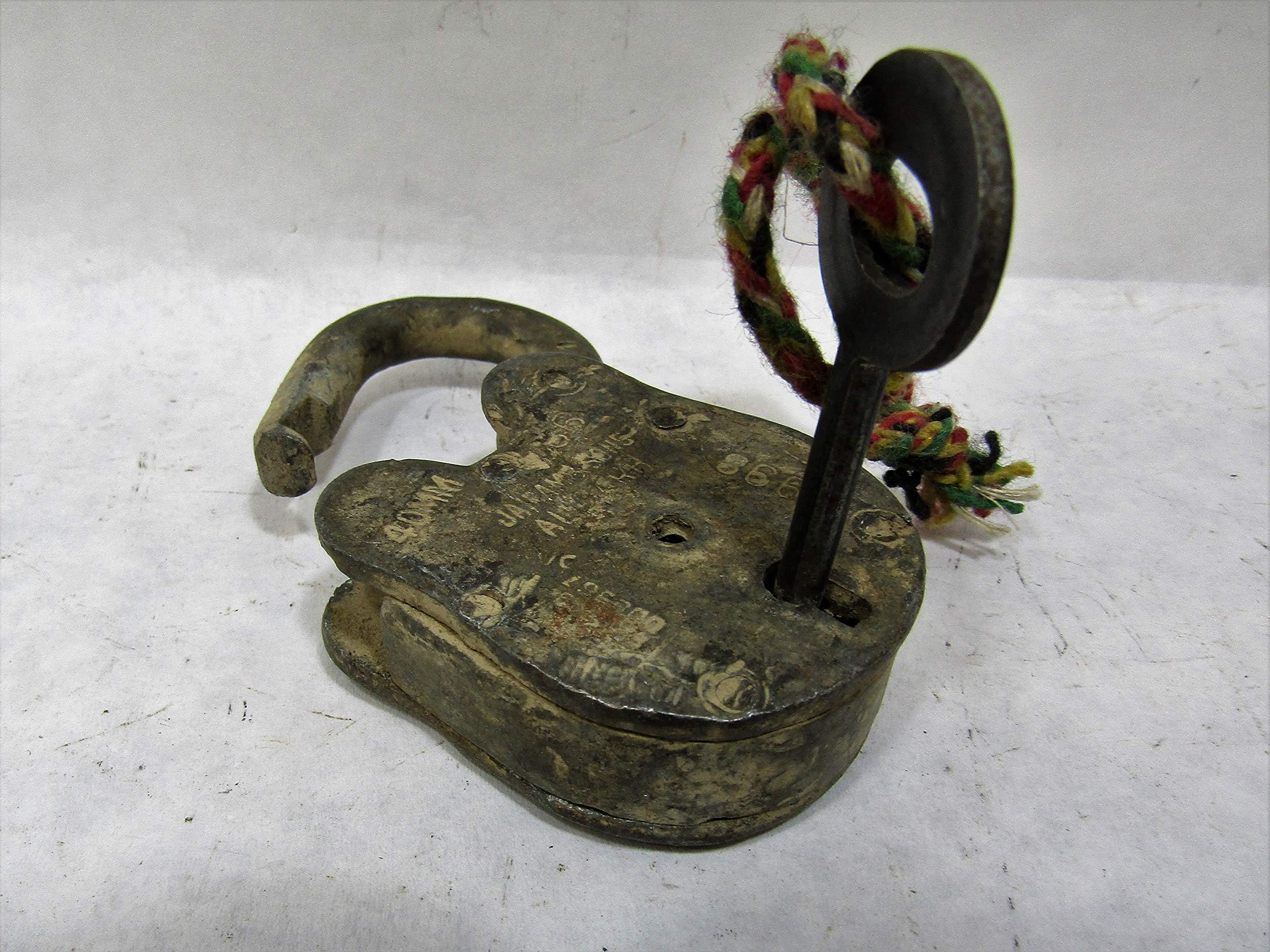Antique Style Wine Cellar Padlock with 2 Skeleton Keys - Reproduction ...