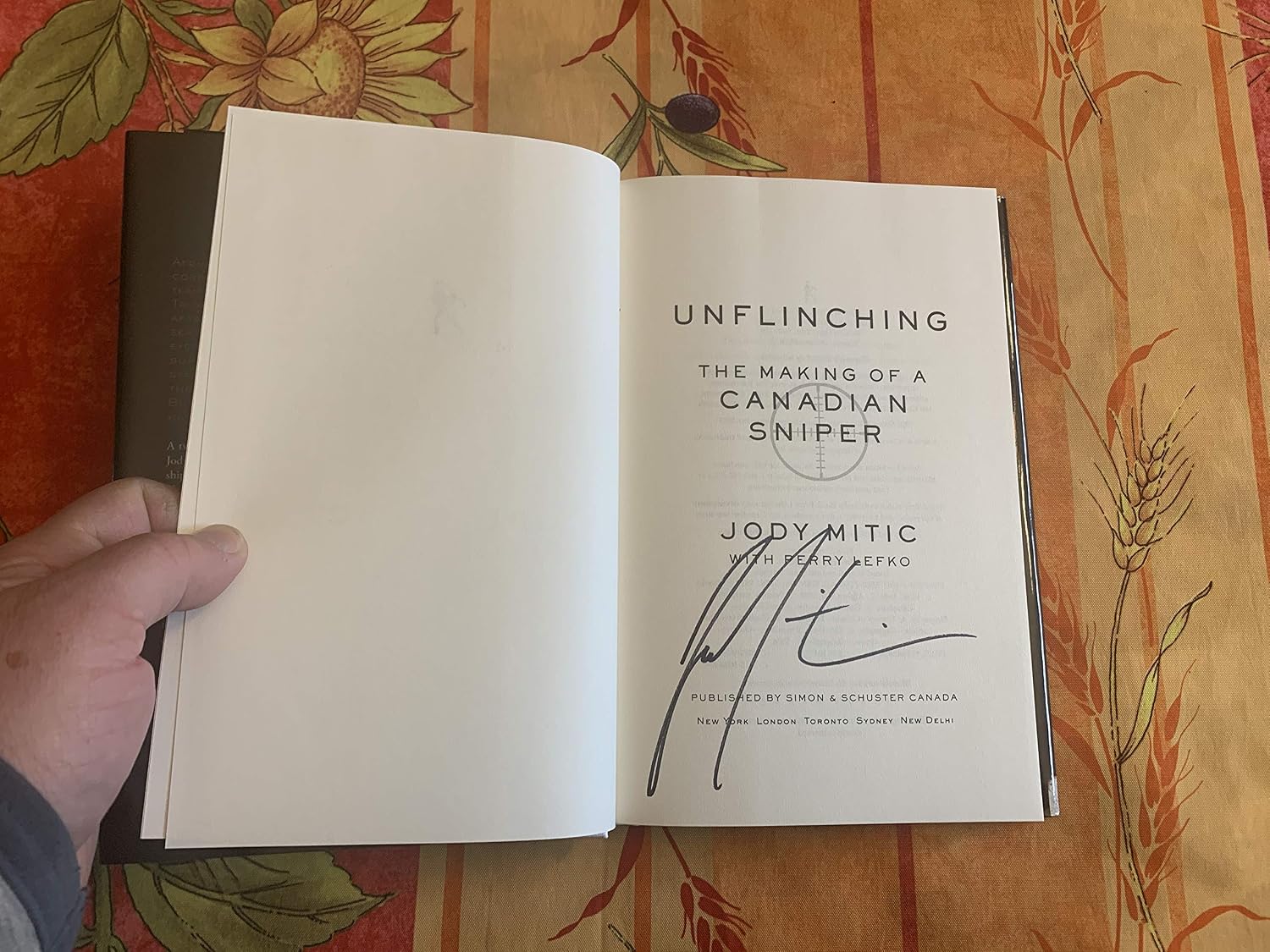 Unflinching: The Making of a Canadian Sniper: Mitic, Jody ...