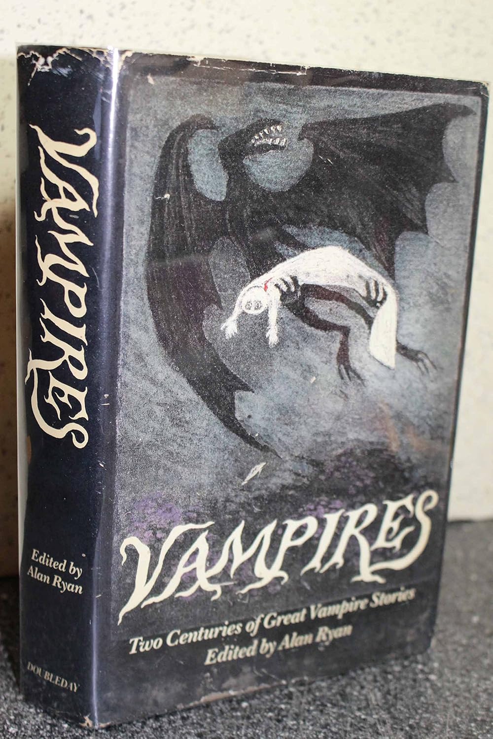 Vampires: Two Centuries of Great Vampire Stories: Ryan, Alan ...