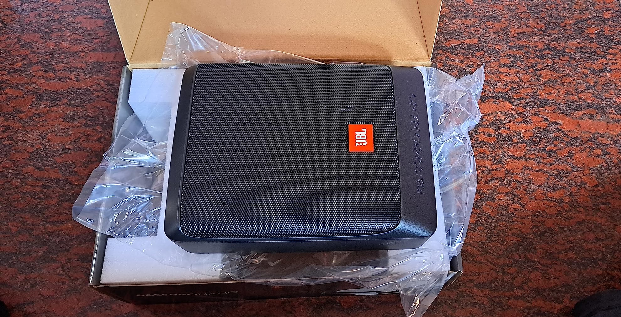 Amazon.in: Buy JBL BassPro Hub 11"(27.9cm)200W RMS ACTIVE SpareTire ...