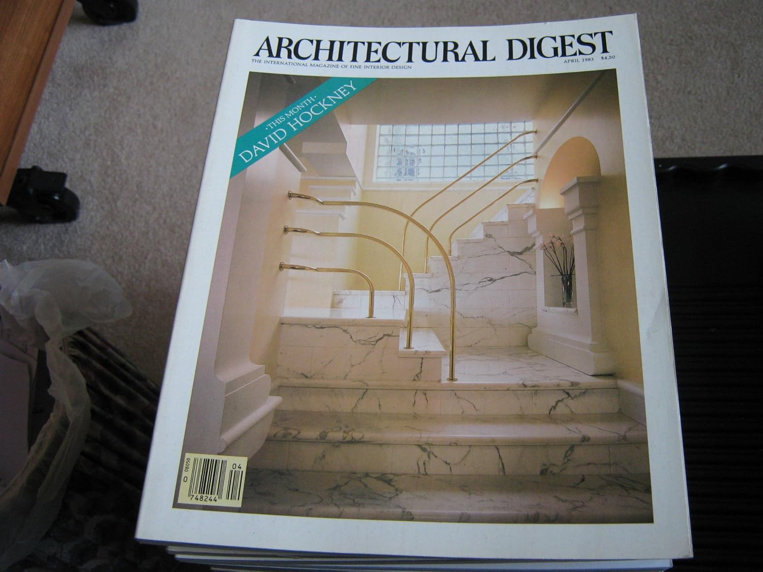 Architectural Digest: April 1983: Architectural Digest: Amazon.com: Books