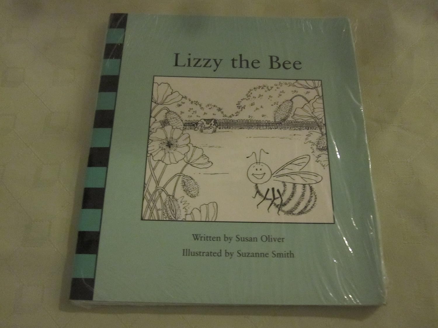 Lizzy the Bee 5 Pack: Suzanne Smith, Susan Oliver: Amazon.com: Books