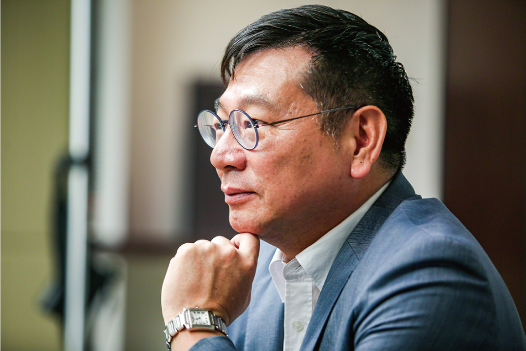 Amazon.com: Colley Hwang: books, biography, latest update