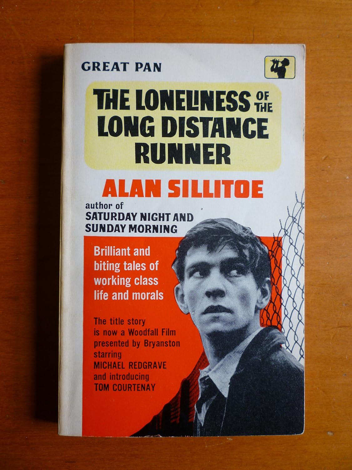 The Loneliness of the Long Distance Runner: Sillitoe, Alan ...
