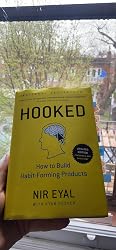 Hooked: How to Build Habit-Forming Products: Eyal, Nir: 9780670069323 ...