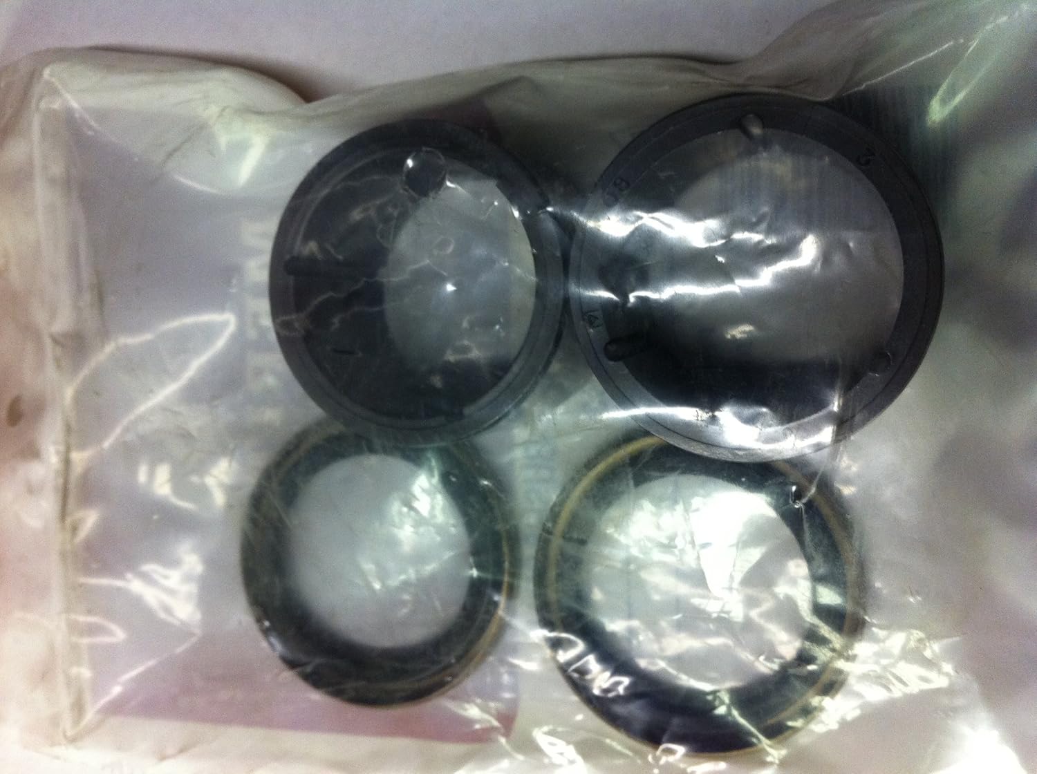 Amazon.com: Meritor Kit-Bush&Seal - KIT8033 : Automotive