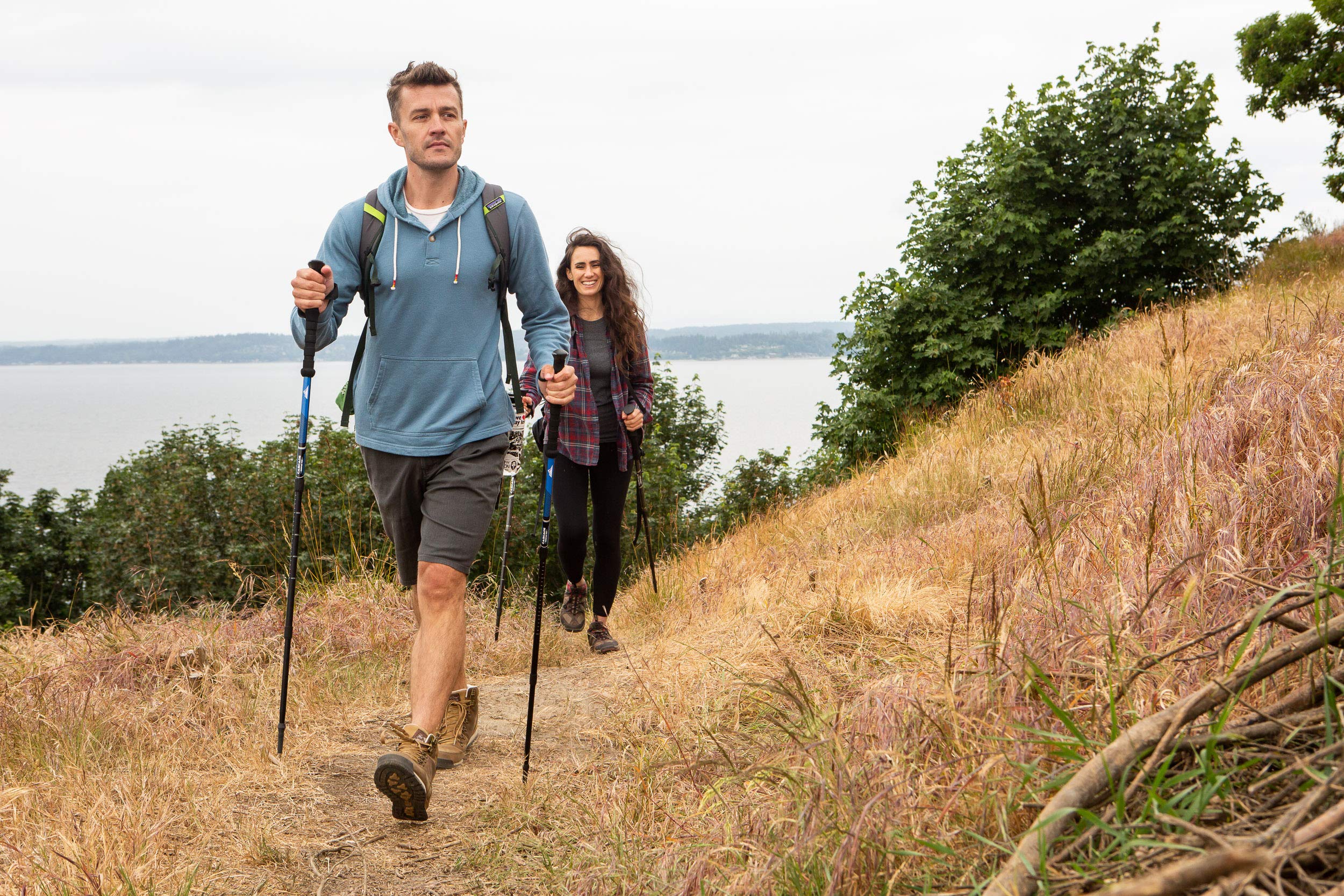 Cascade Mountain Tech Trekking Poles - Aluminum Walking Sticks with ...