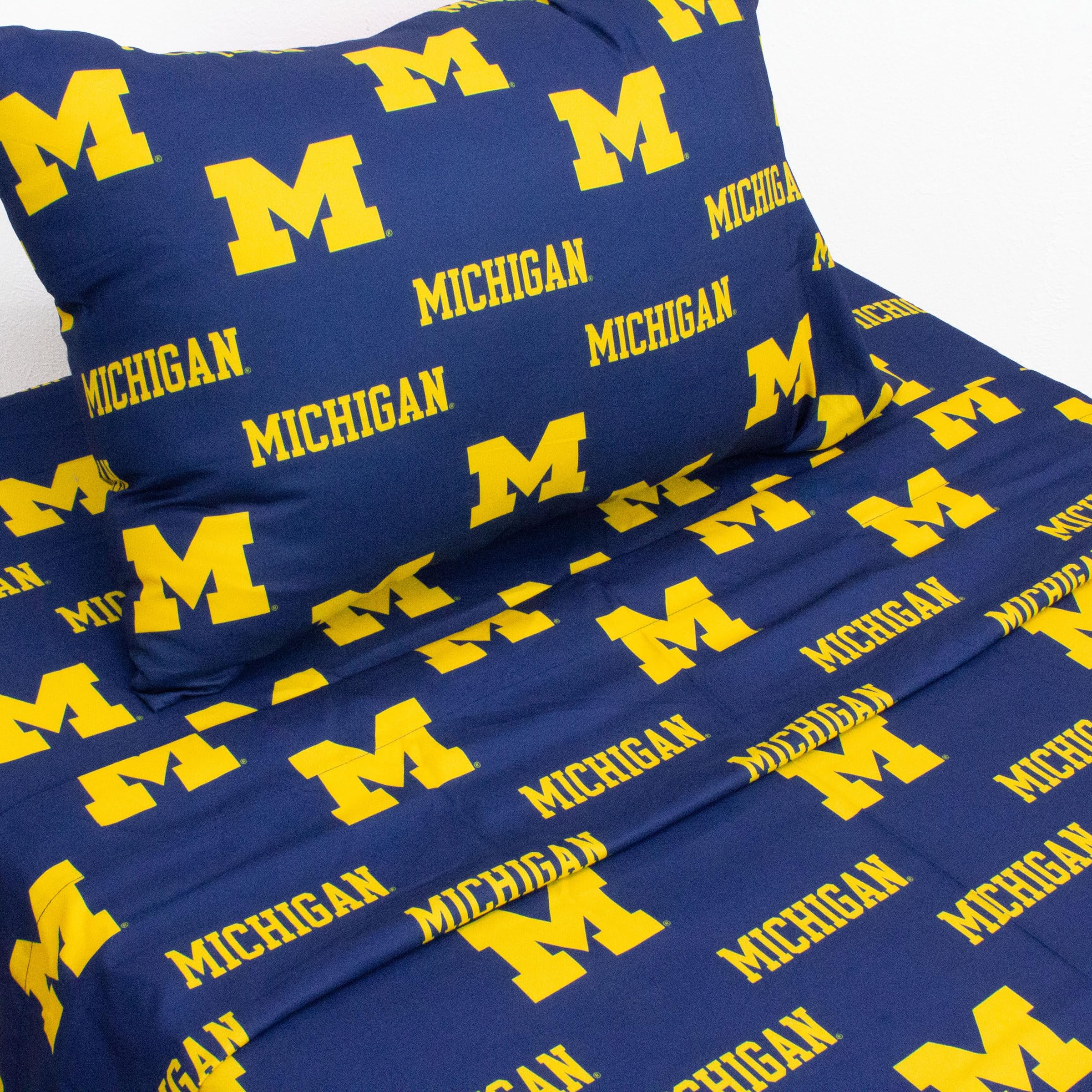 Michigan Bedding NCAA Michigan State Spartans "Modern Take" Bedding