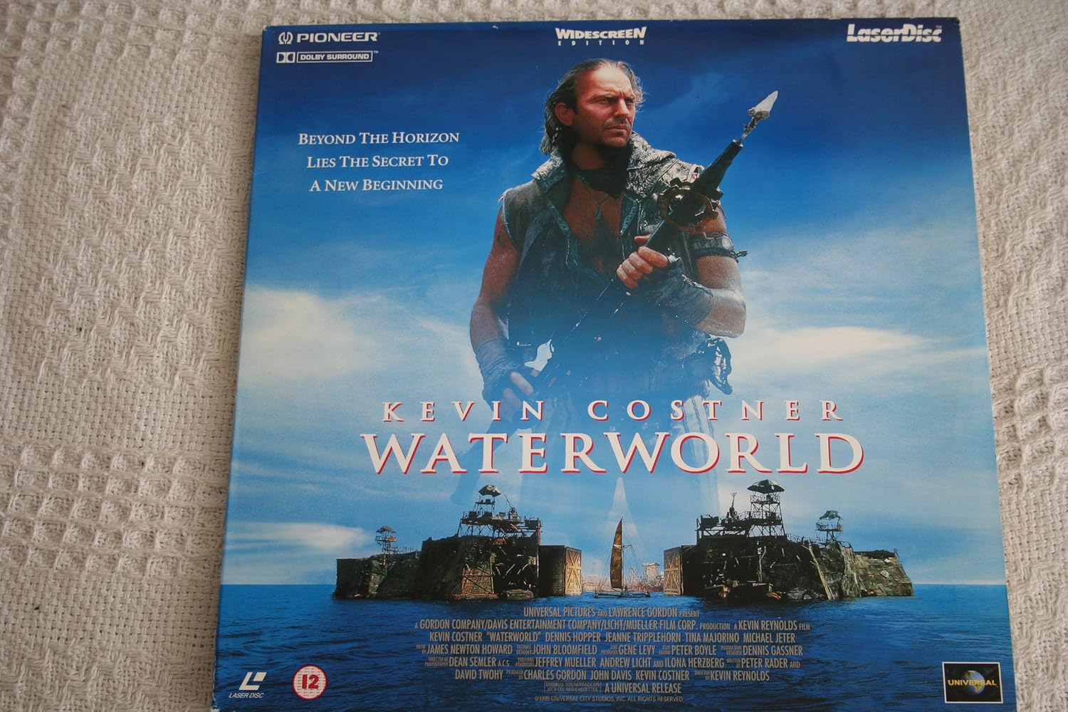 Waterworld -Widescreen Edition - Laserdisc - PAL: Amazon.co.uk: DVD ...