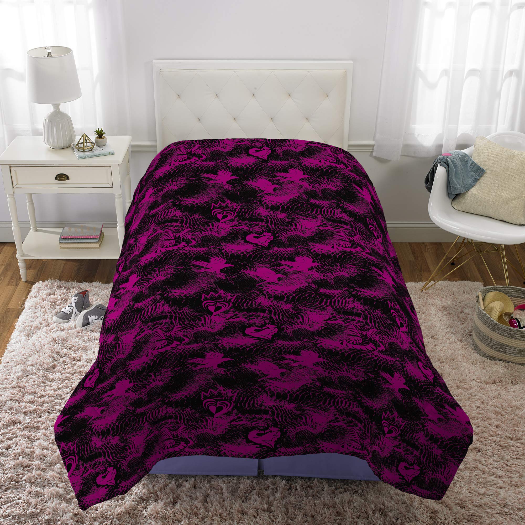 Snapklik.com : Descendants 3 "Wicked Women 2 Piece Twin/Full Reversible ...