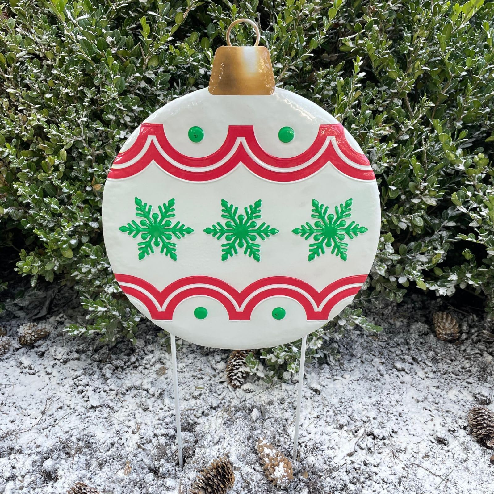 Amazon.com : Clovers Garden Snowflake Print Christmas Bulb Yard Stake ...