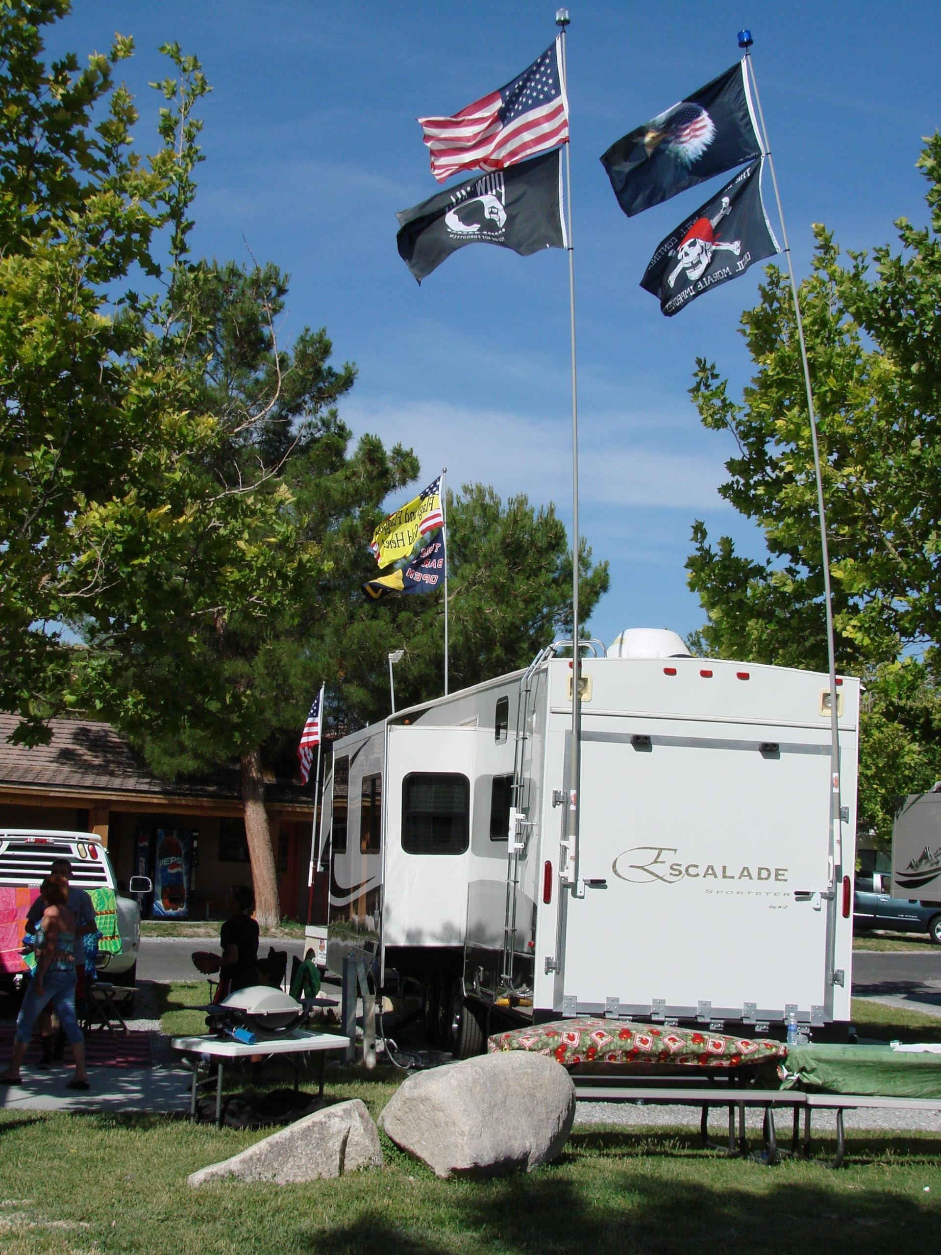 Amazon.com : DIYIIRON RV Ladder Mounted Flagpole Holder, Heavy Duty RV ...