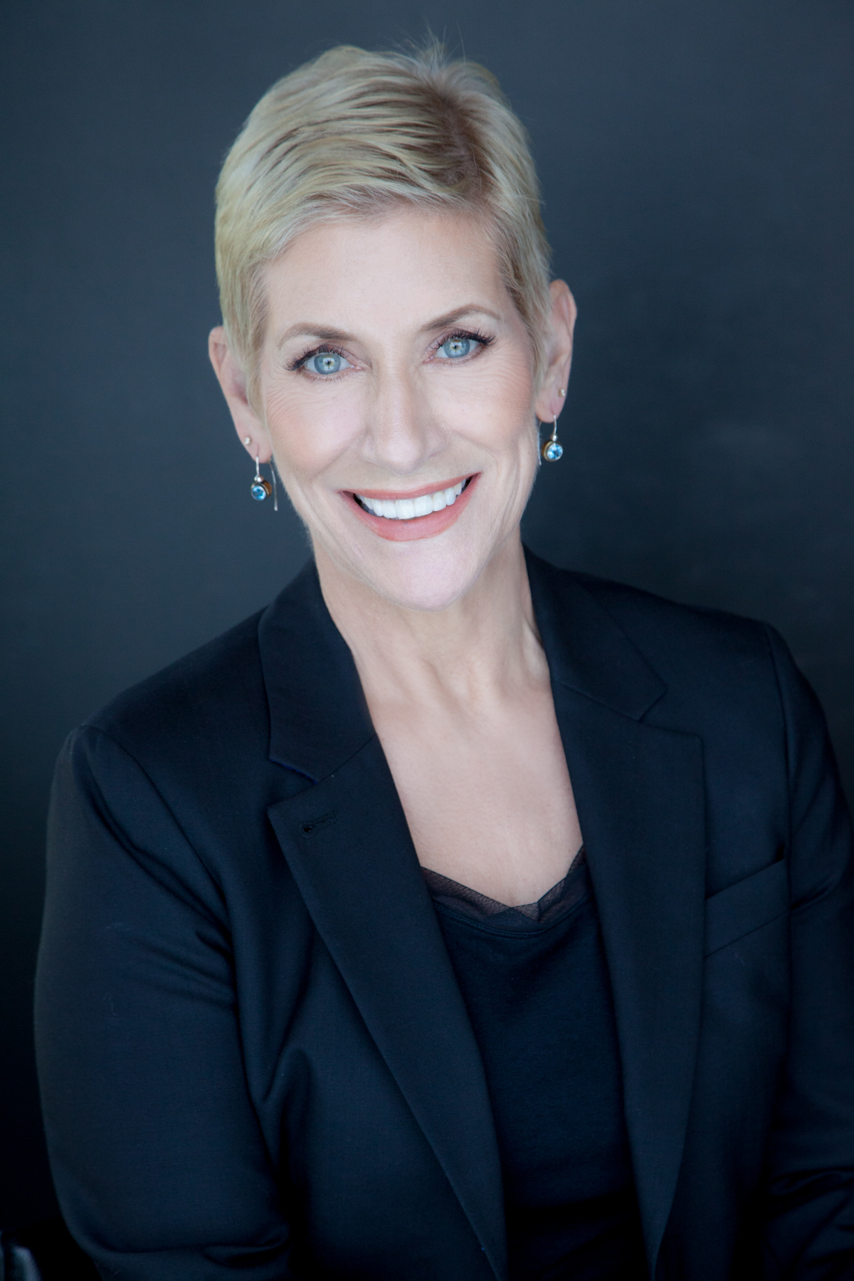 Amazon.com: Elisabeth Dale: books, biography, latest update